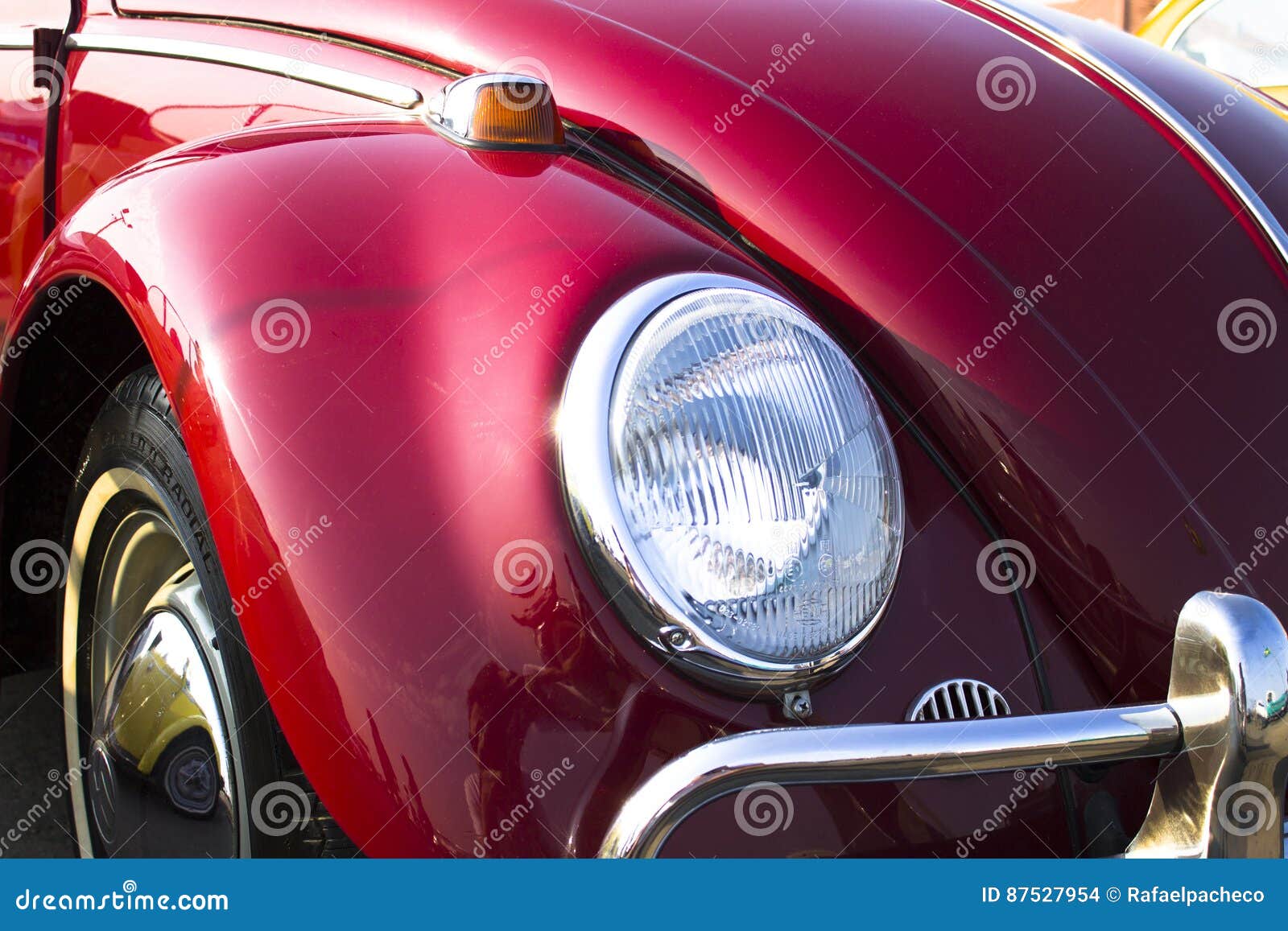 Volkswagen Beetle editorial stock image. Image of green - 87527954