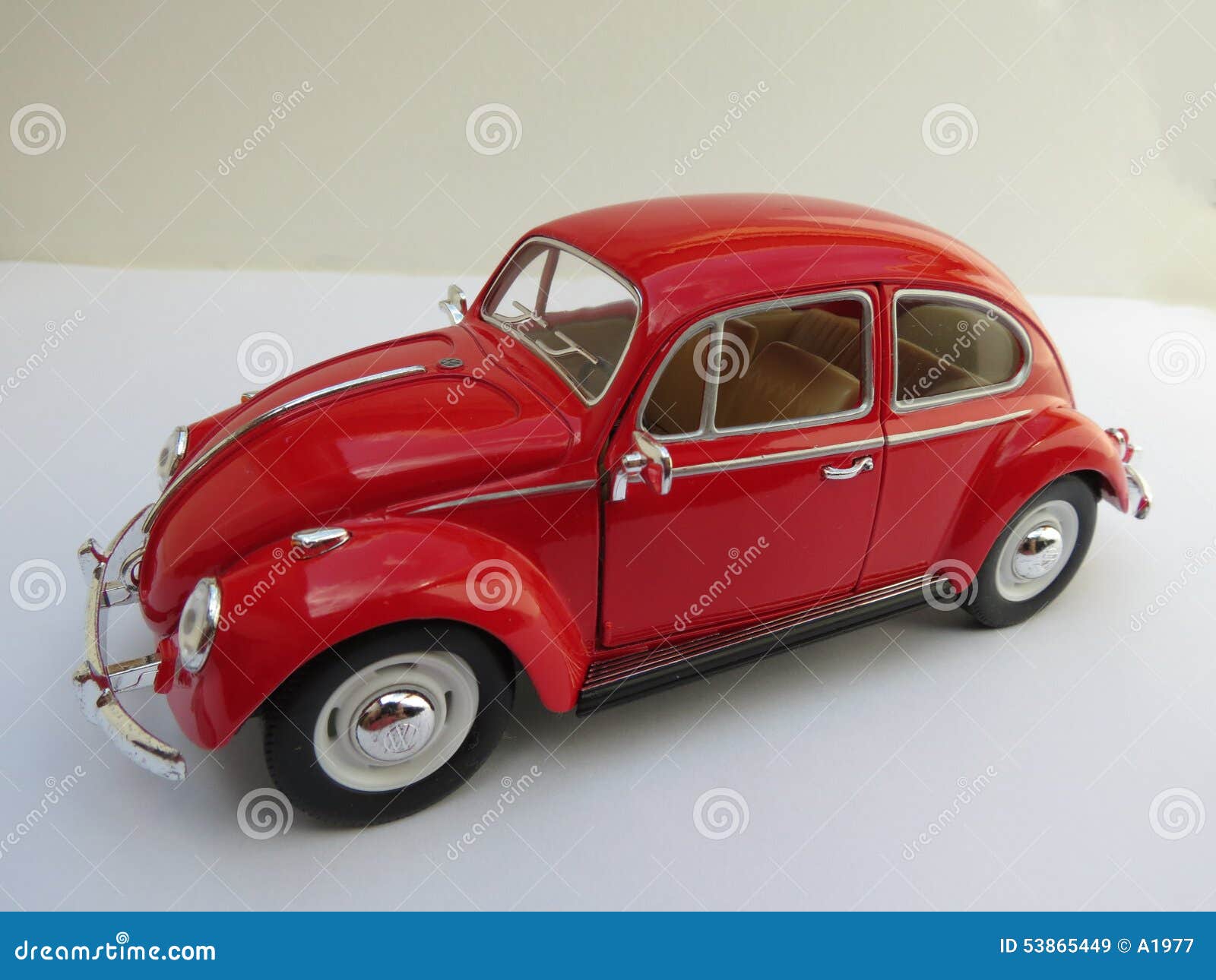 Volkswagen Beetle rojo imagen de archivo editorial. Imagen de retro ...