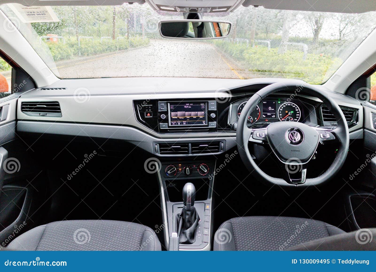 Volkswagen Polo 2018 Interior Imagen editorial - Imagen de volkswagen ...