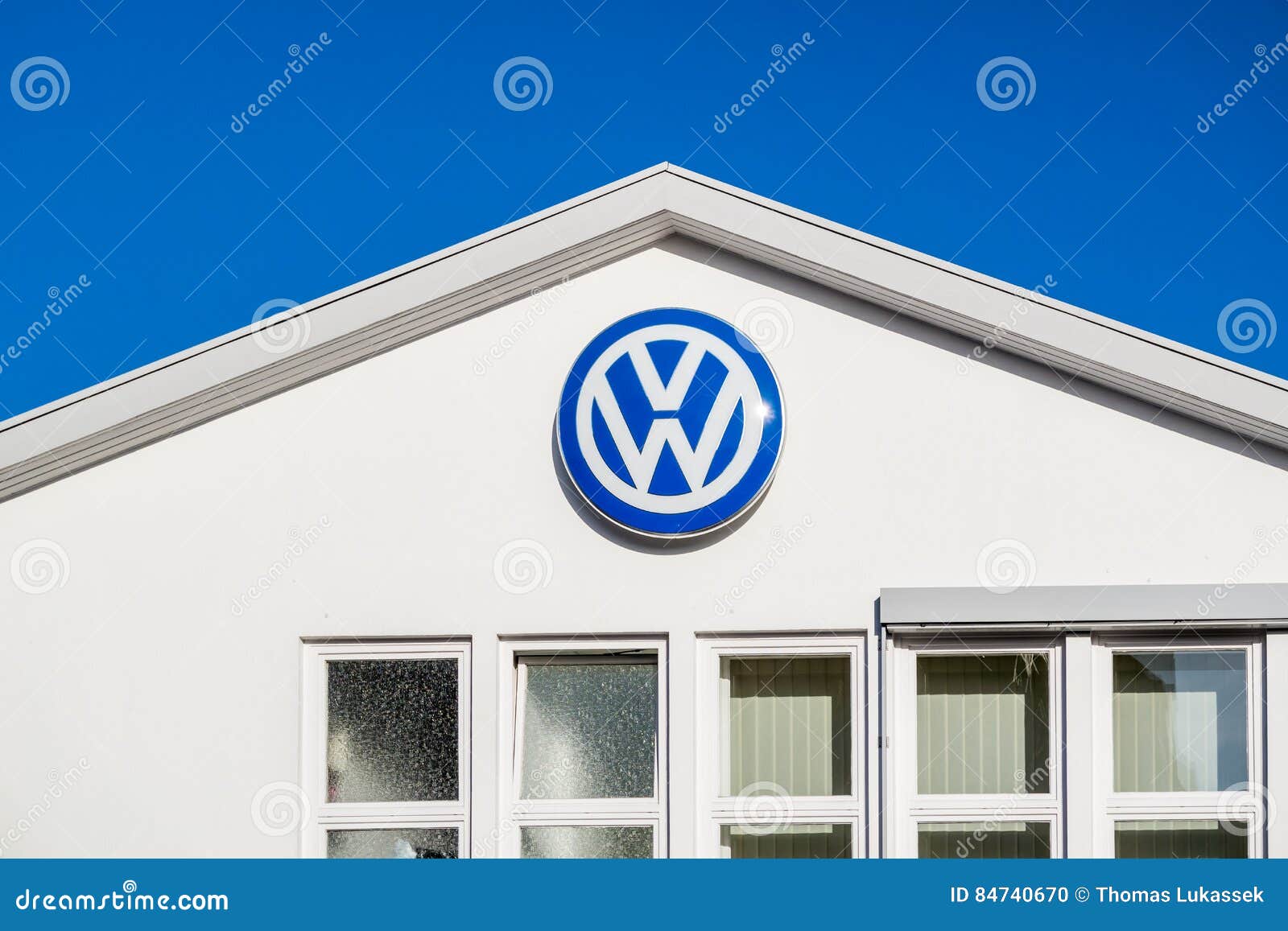 Volkswagen VW Sign, Logo, Symbol At Volkswagen Warszawa Okecie ...