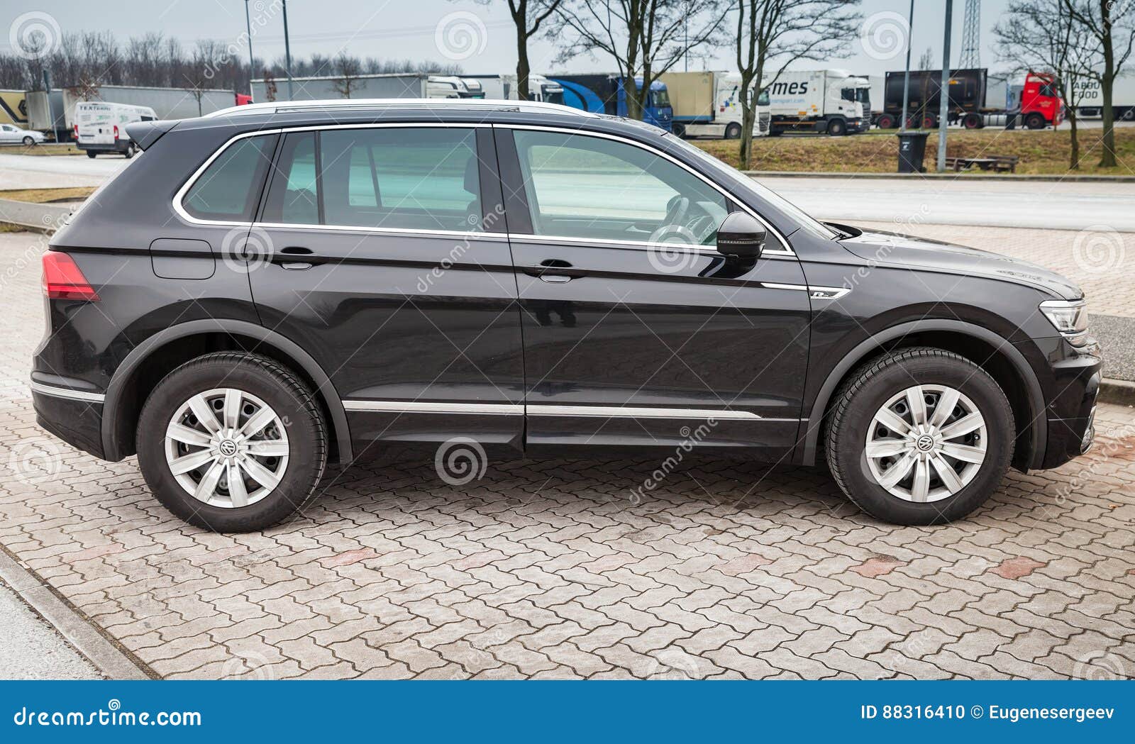 Volkswagen Tiguan, 4x4 Linea R 2017 Immagine Editoriale - Immagine di ...