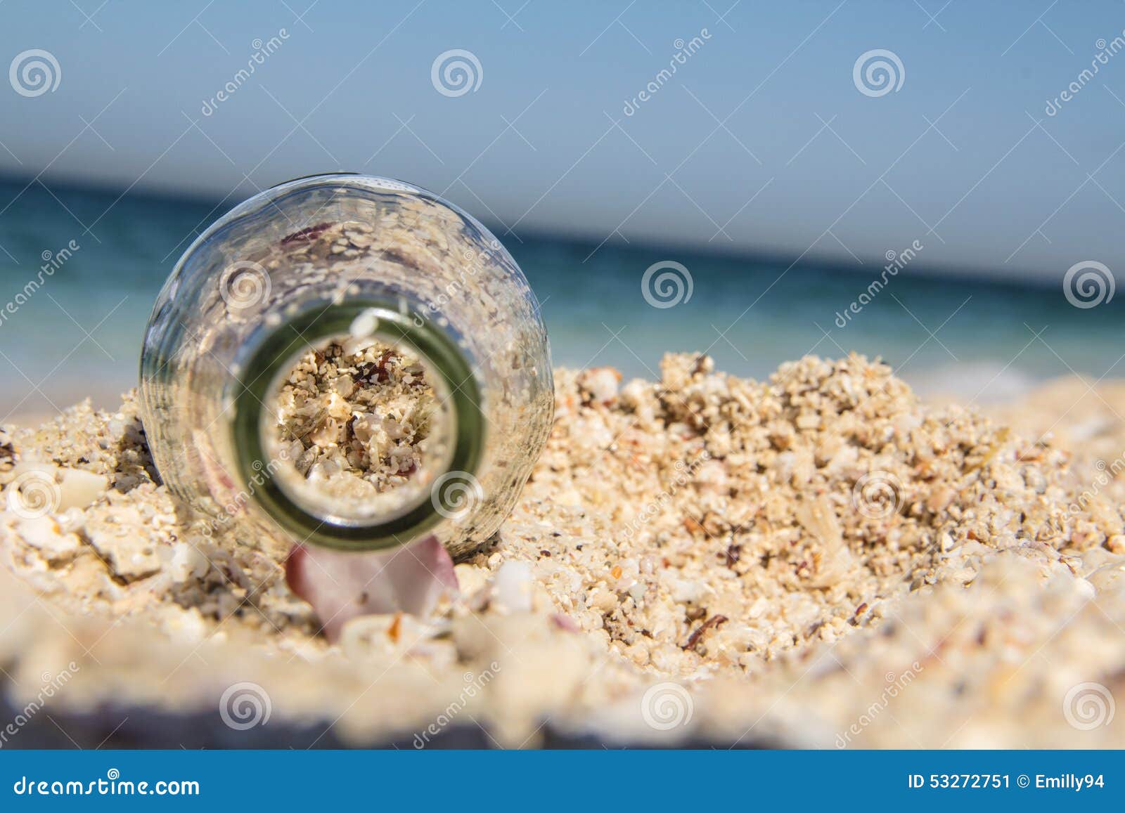 Voll vom Sand stockbild. Bild von blau, sommer, kolabaum - 53272751