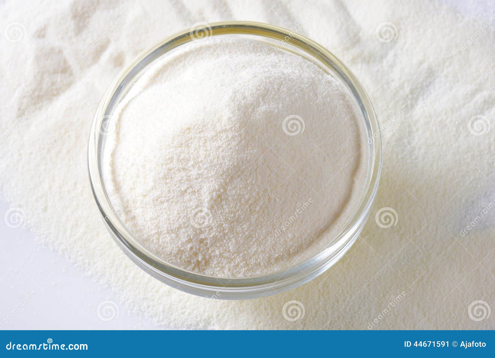 Volle melkpoeder stock afbeelding. Image of poeder, product - 44671591