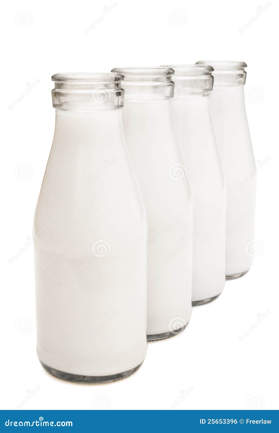 Volle Milchflaschen stockfoto. Bild von frisch, durstig - 25653396