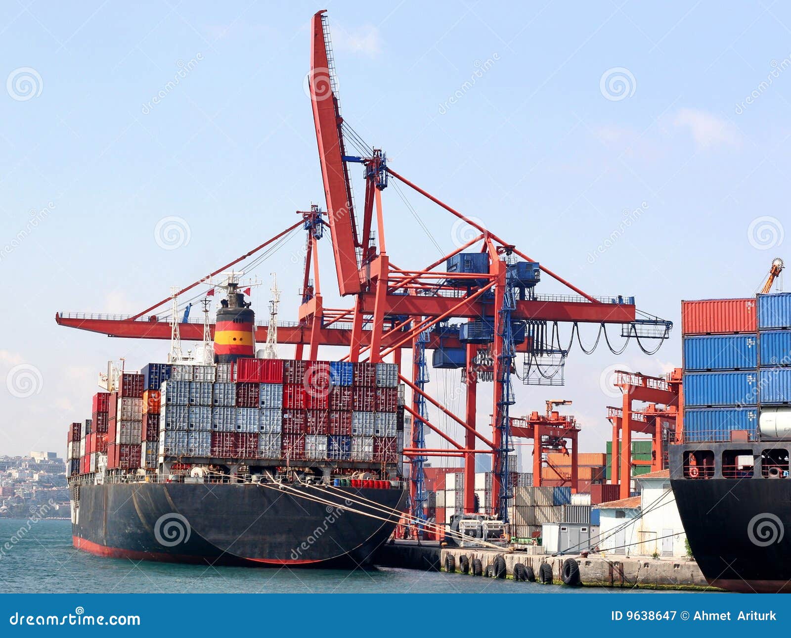 Volledig Geladen Containerschip Stock Afbeelding - Image of industrie ...
