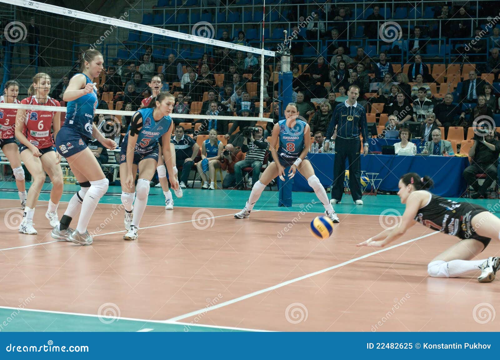 Volleyball image éditorial. Image du point, pièce, fille - 22482625