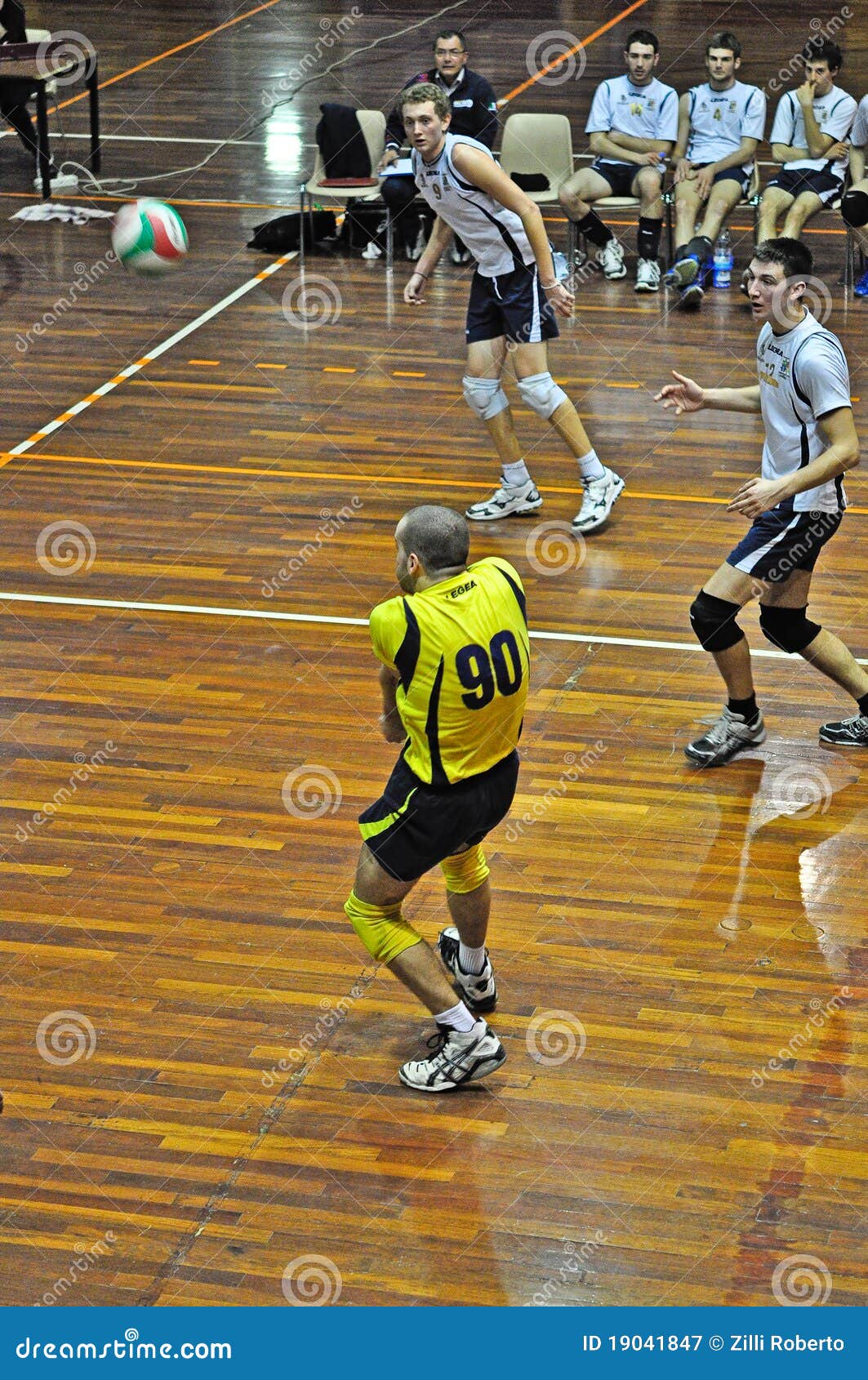Volleyball match editorial photography. Image of competition - 19041847