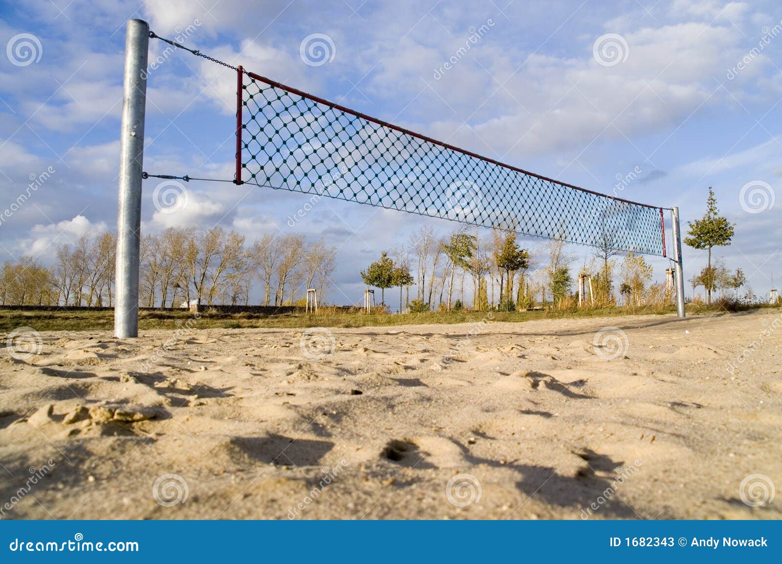 Volleyballfeld 4. stockbild. Bild von formular, schroff - 1682343