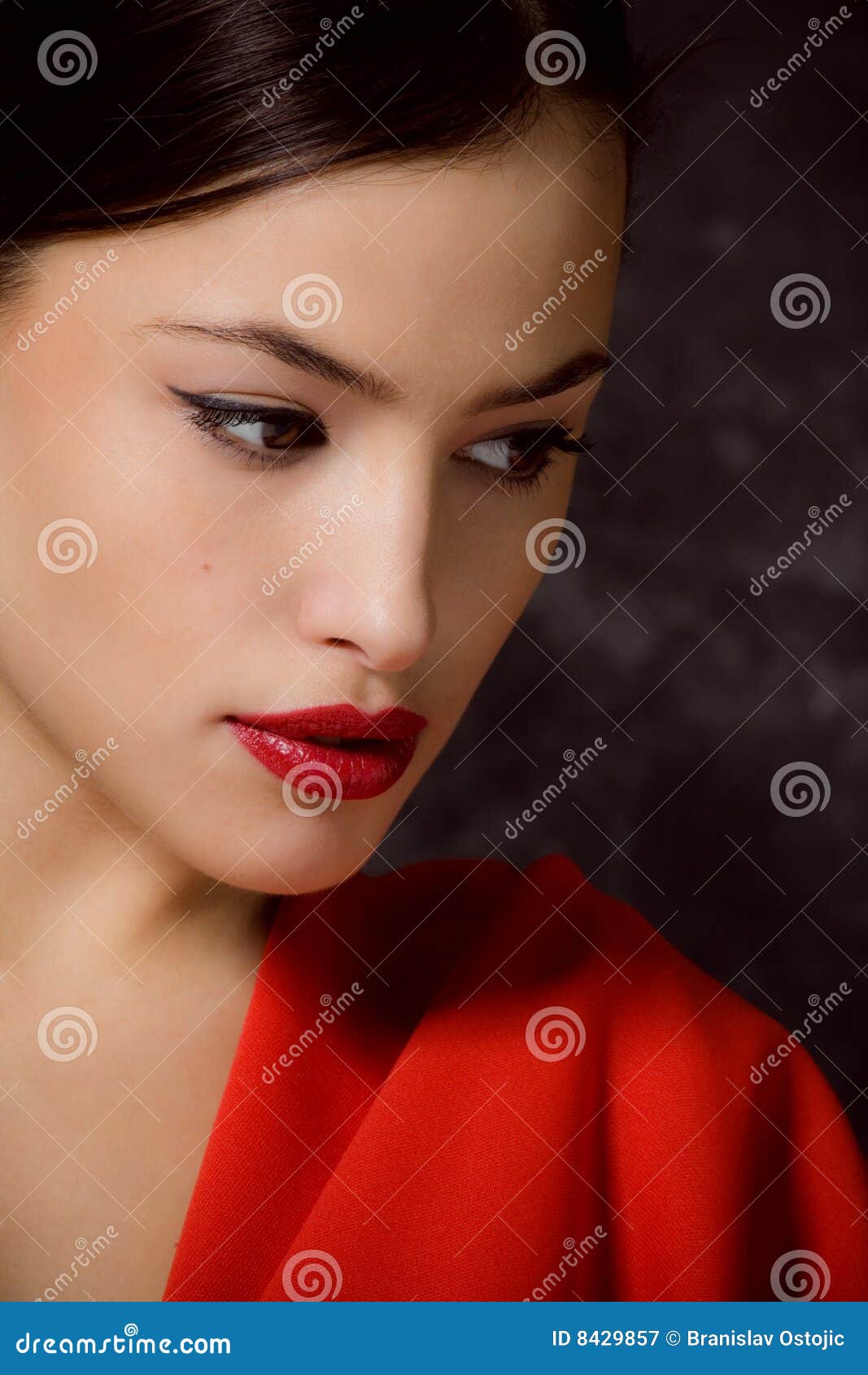 Vollkommenes Gesicht stockbild. Bild von dunkel, nahaufnahme - 8429857