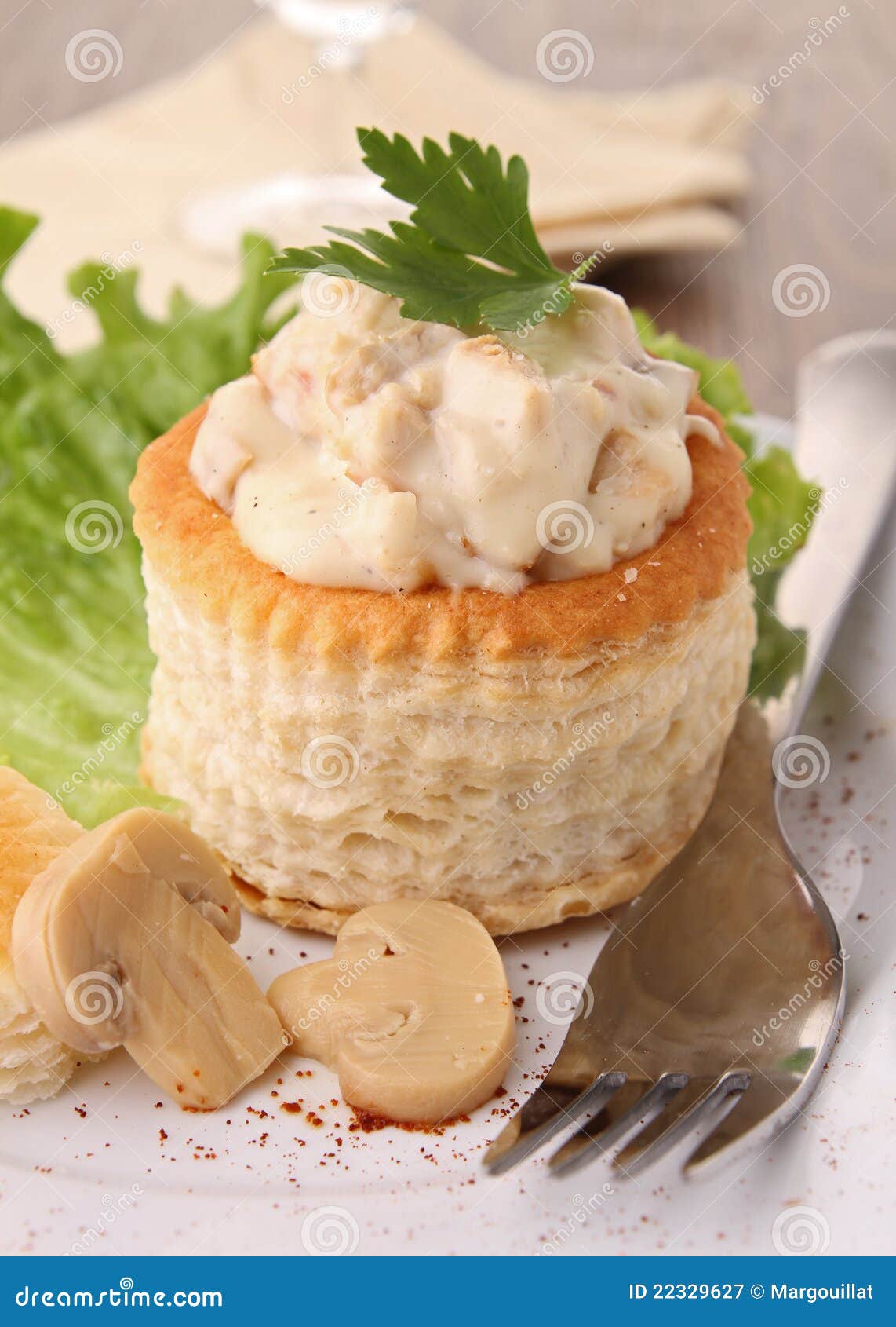 Volován imagen de archivo. Imagen de crema, seta, pollo - 22329627