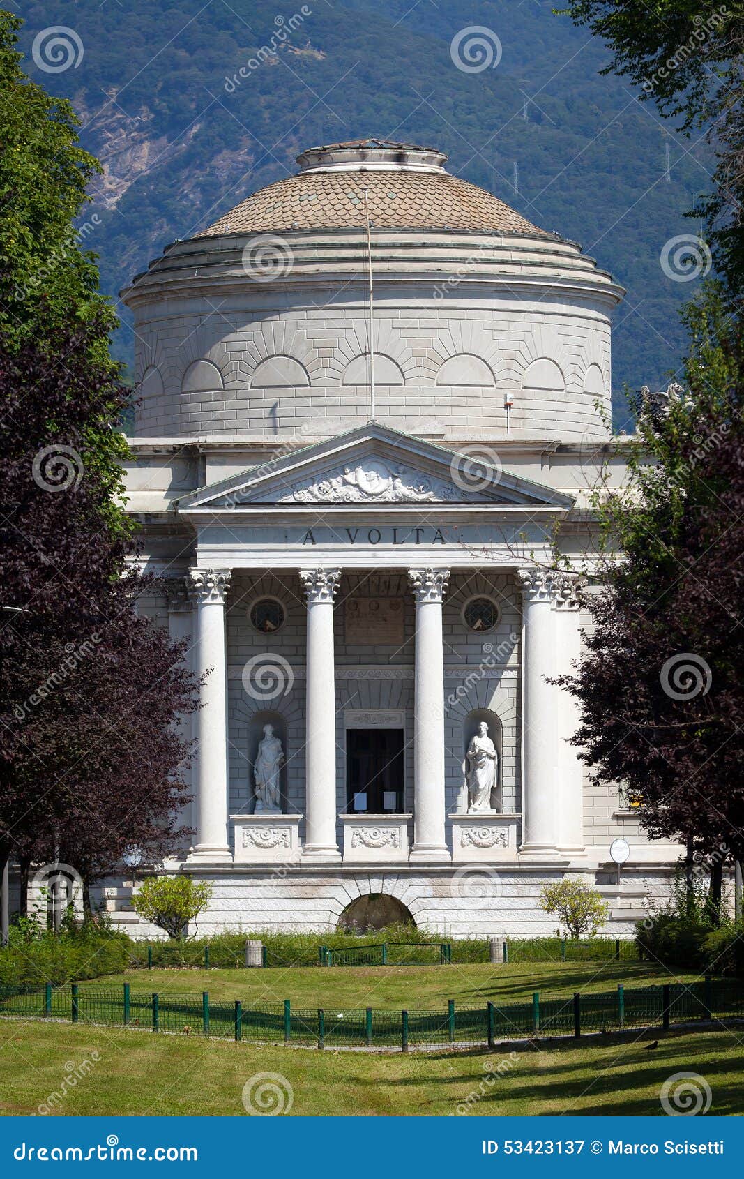 Volta Temple in Como, Italy Stock Image - Image of door, dome: 53423137