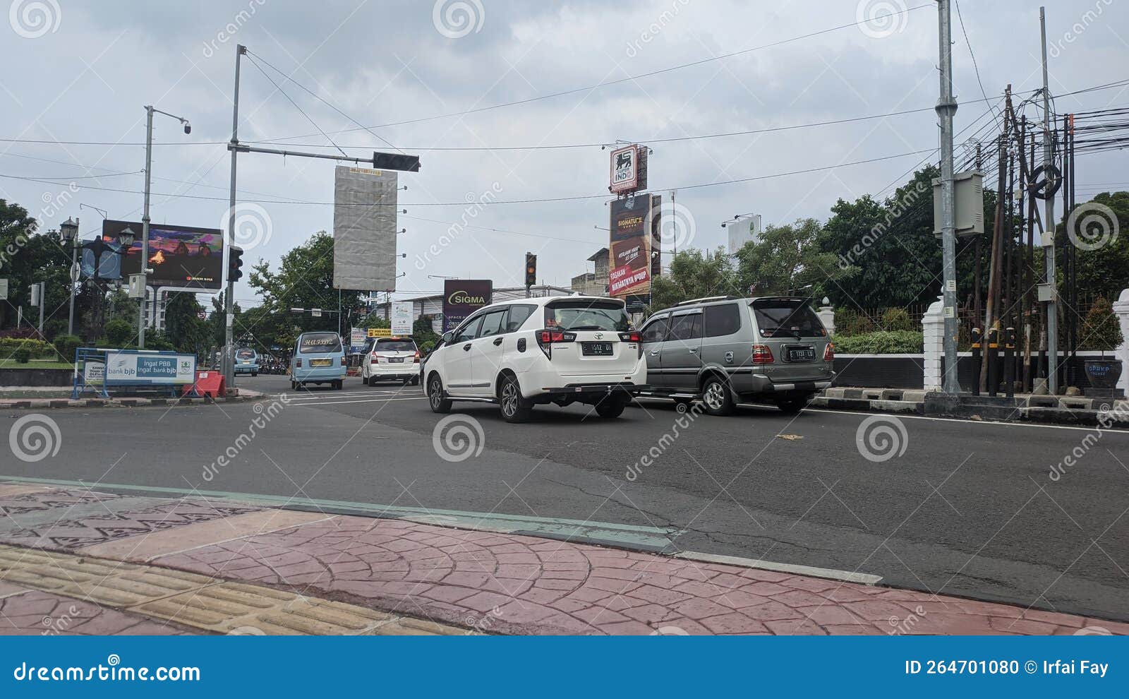 The Volume of Vehicles at the Traffic Light Intersection Editorial ...