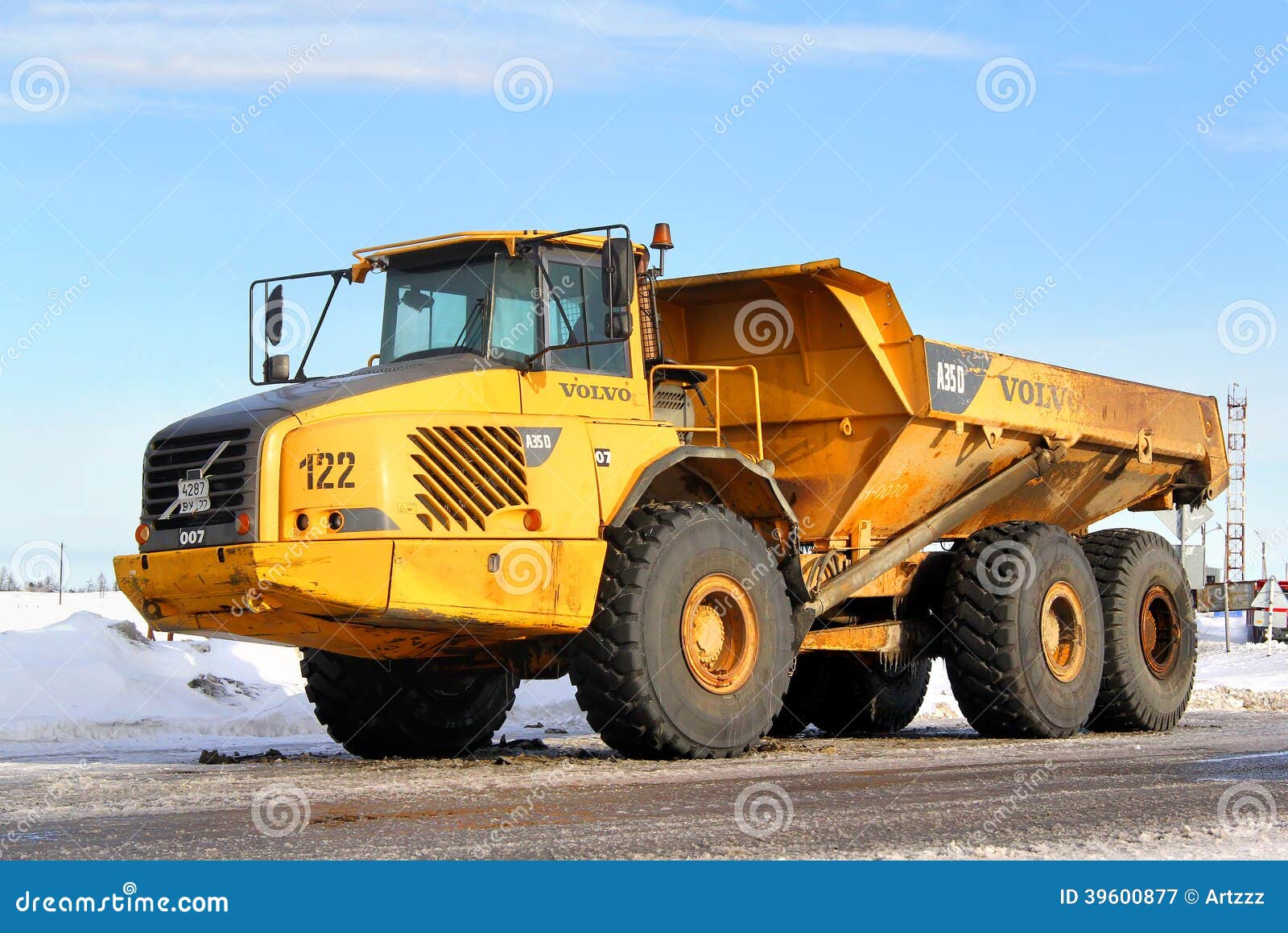 Volvo A35D photographie éditorial. Image du tombereau - 39600877