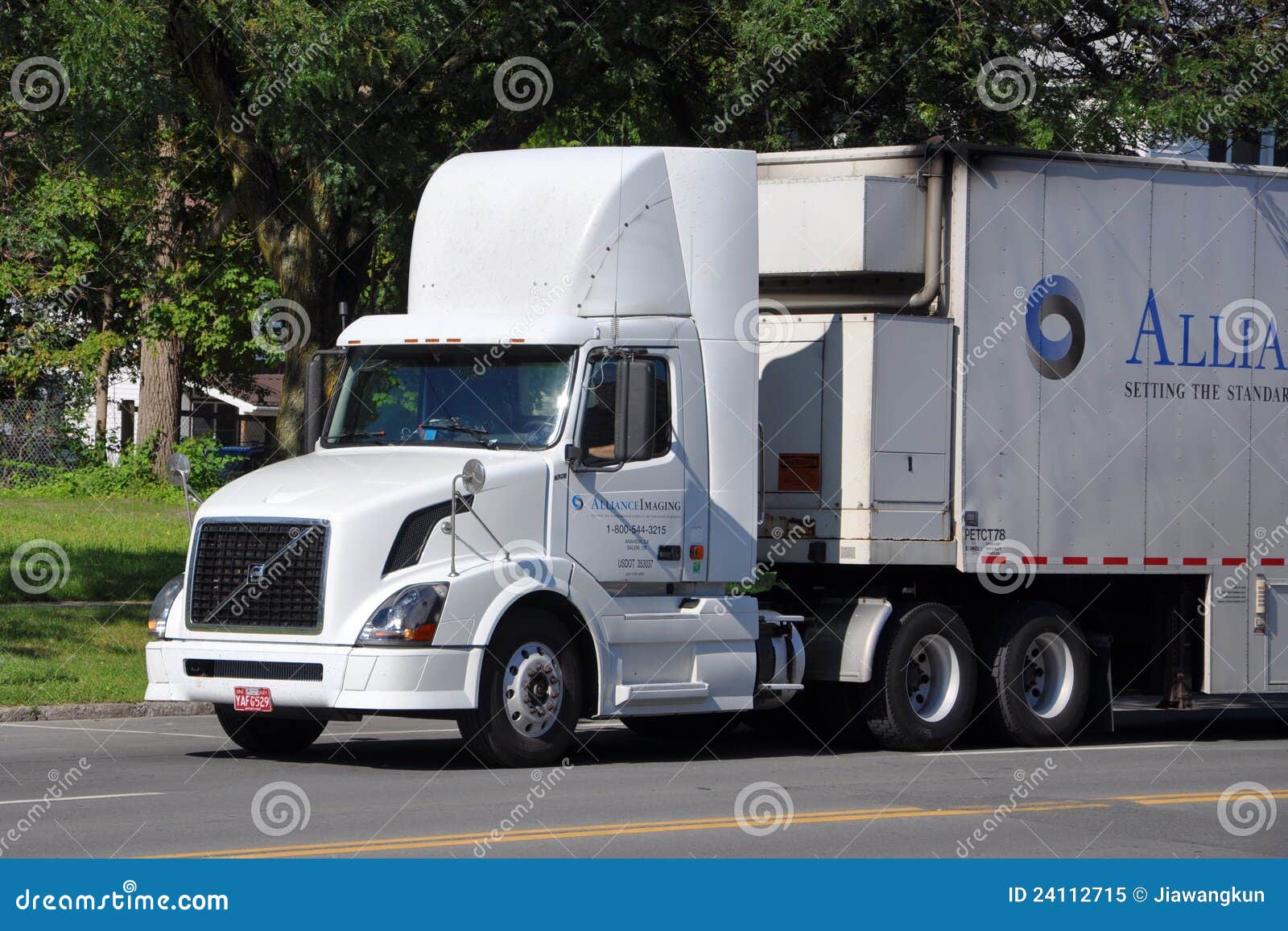 Volvo VN series Truck editorial image. Image of class - 24112715