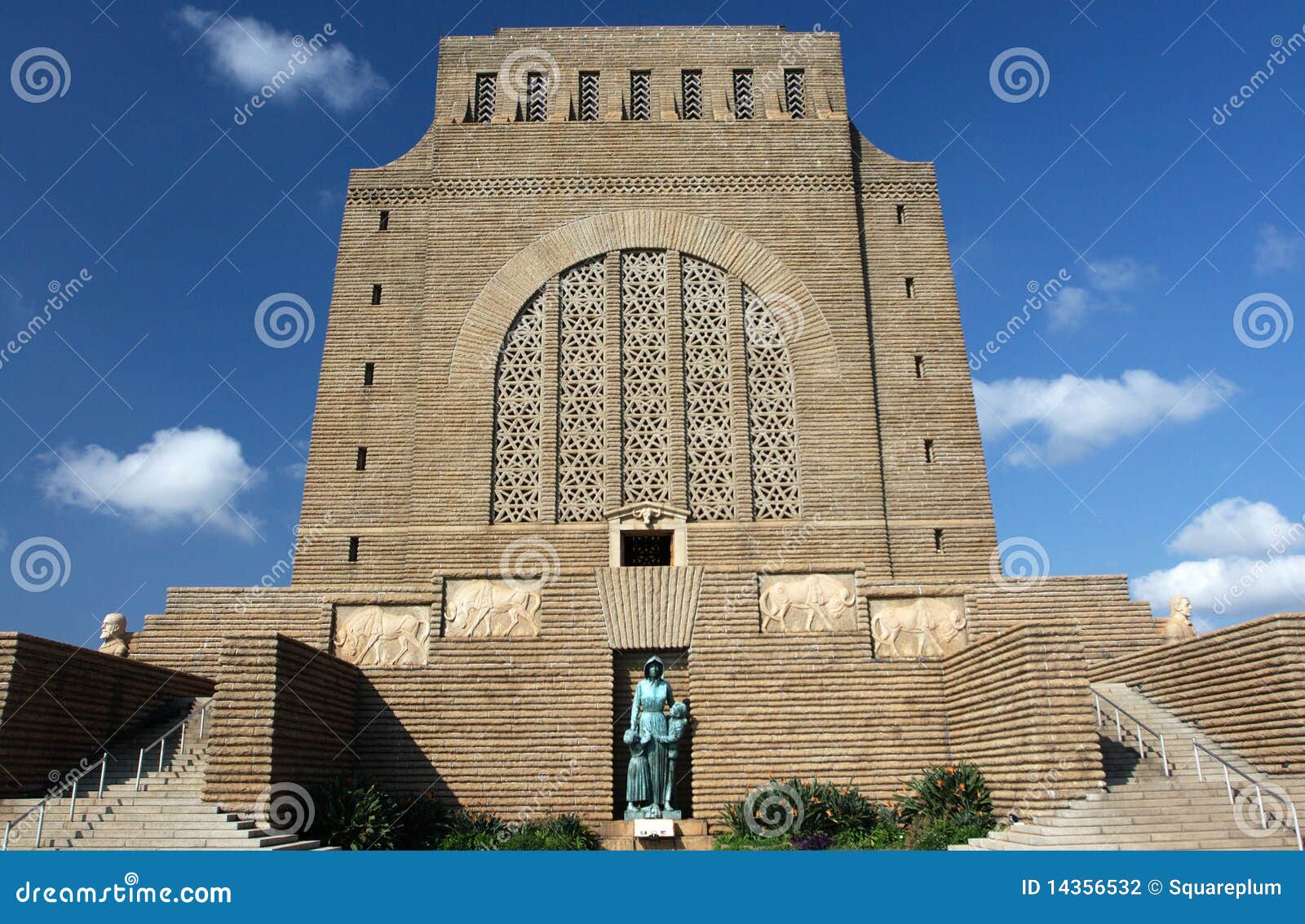 Voortrekker monument stock photo. Image of statue, settlers - 14356532