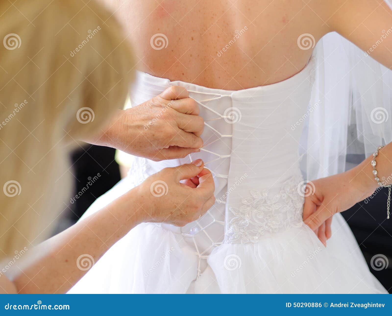 Vorbereitung der Braut stockfoto. Bild von frühling, feier - 50290886