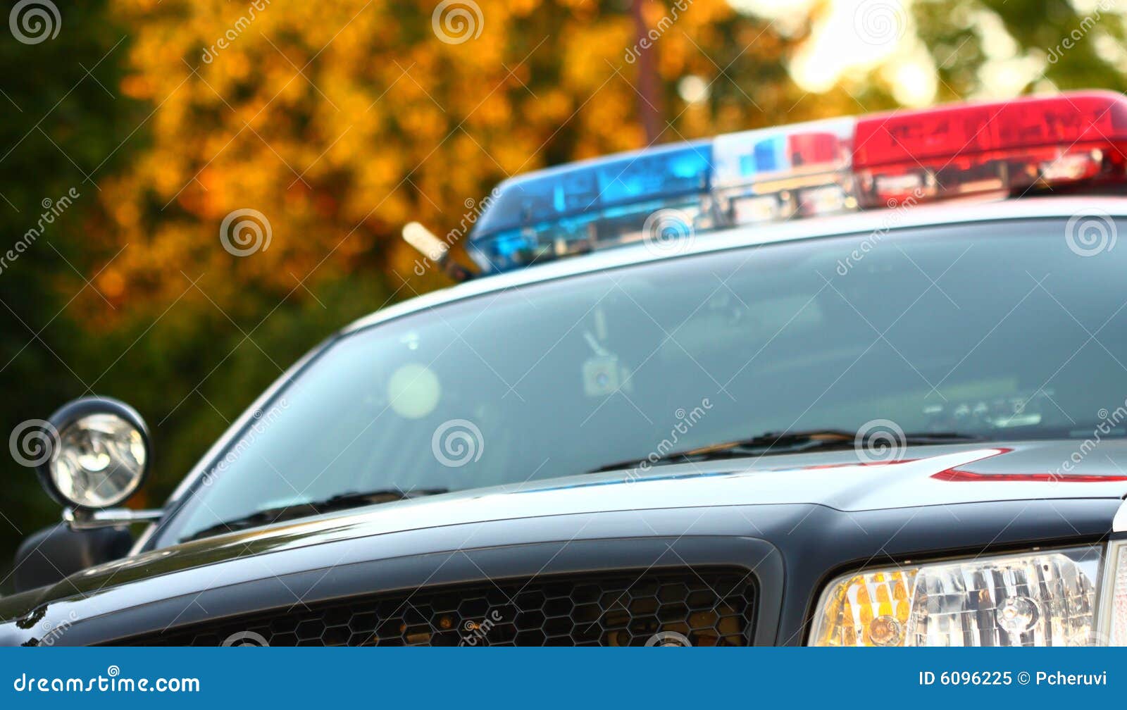 Vorderansicht Des Polizeiwagens Stockbild - Bild von ungültig, hupe ...