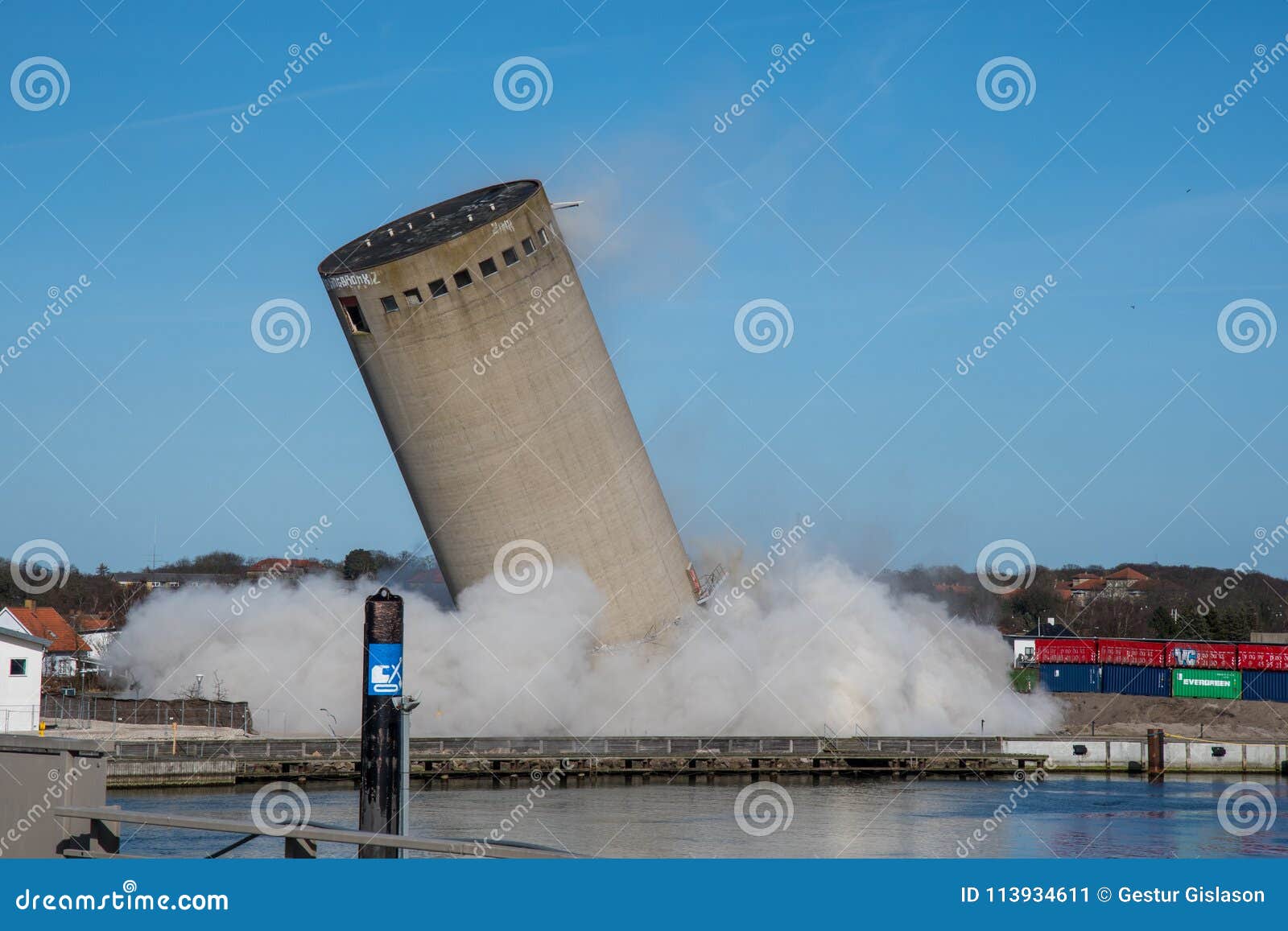 Demolition of a Silo Ends Badly As the Silo Falls in the Wrong ...