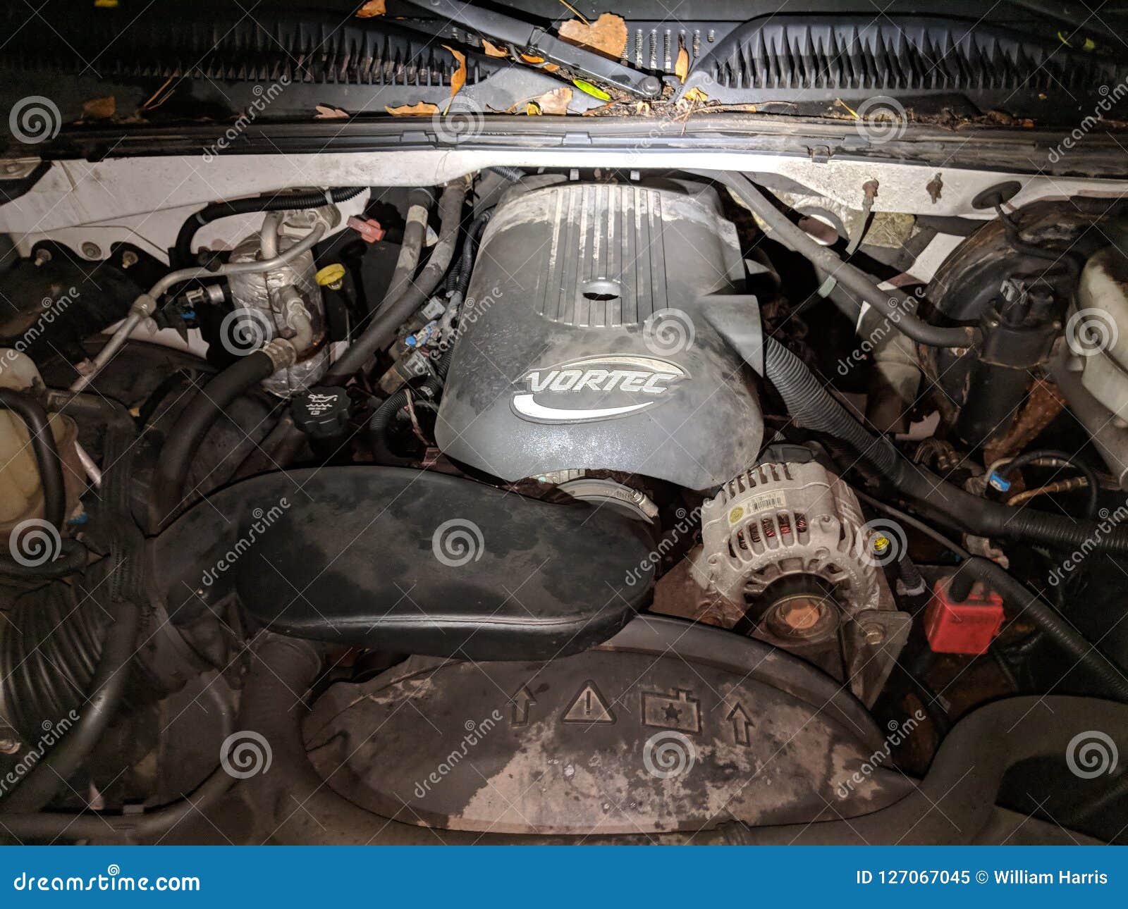 VORTEC Engine editorial image. Image of truck, hood - 127067045