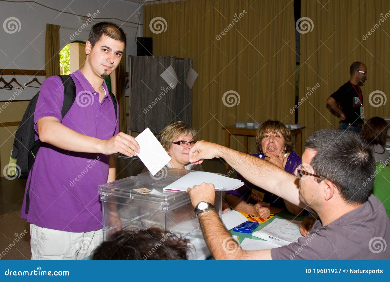 Voting at Spanish Municipal Elections Editorial Photography - Image of ...
