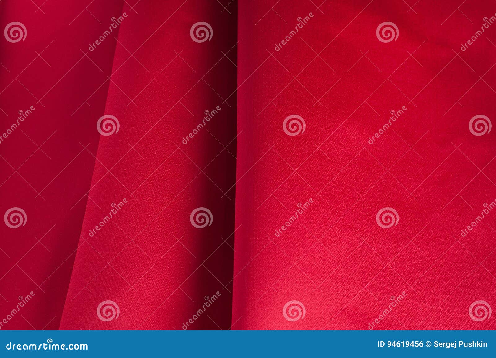 Vouwen van rode doek stock foto. Image of zijde, modern - 94619456