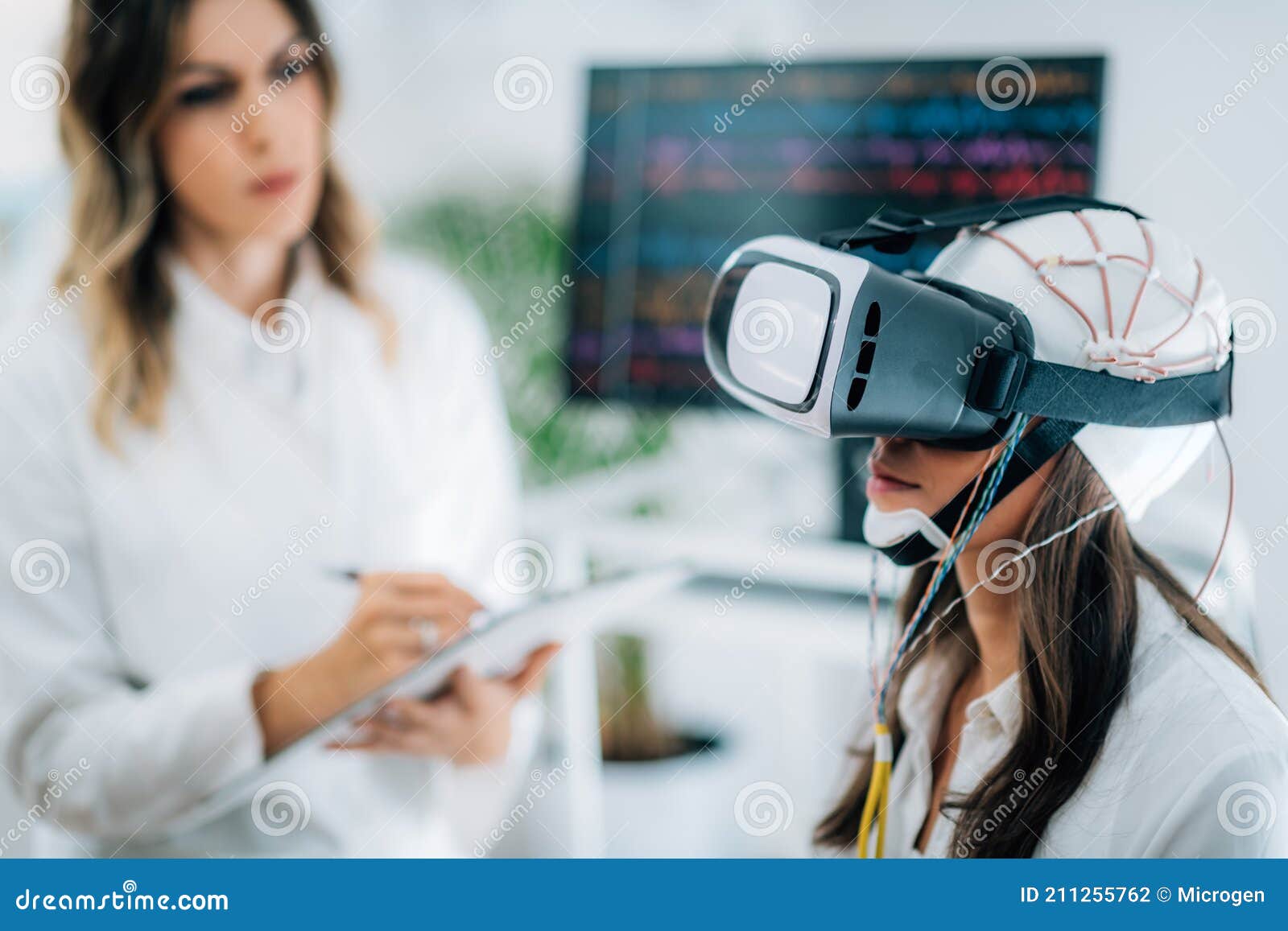 VR EEG stock photo. Image of futuristic, analyzing, clinic - 211255762