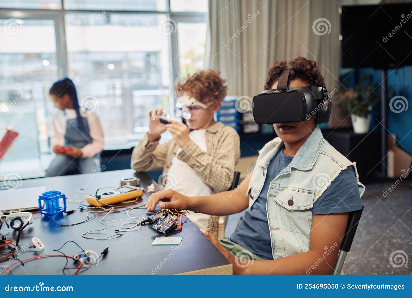VR Engineering Class stock photo. Image of child, teamwork - 254695050