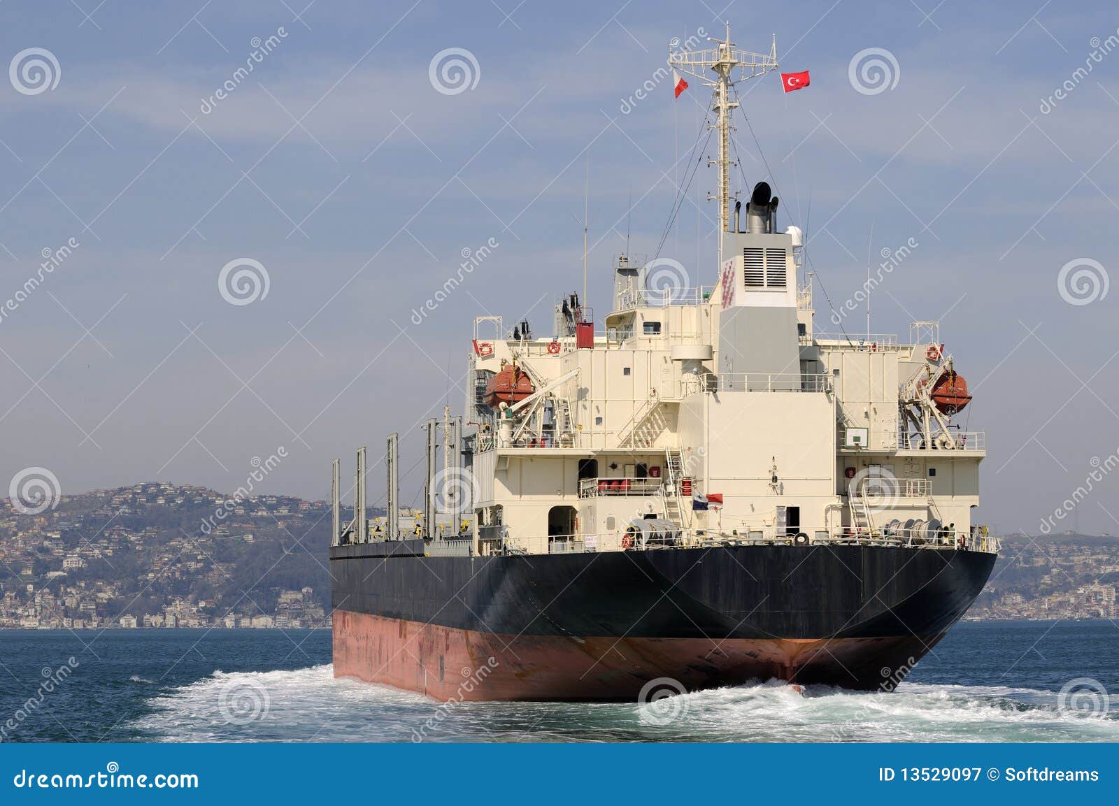 Vrachtschip stock afbeelding. Image of kraan, zaken, industrieel - 13529097