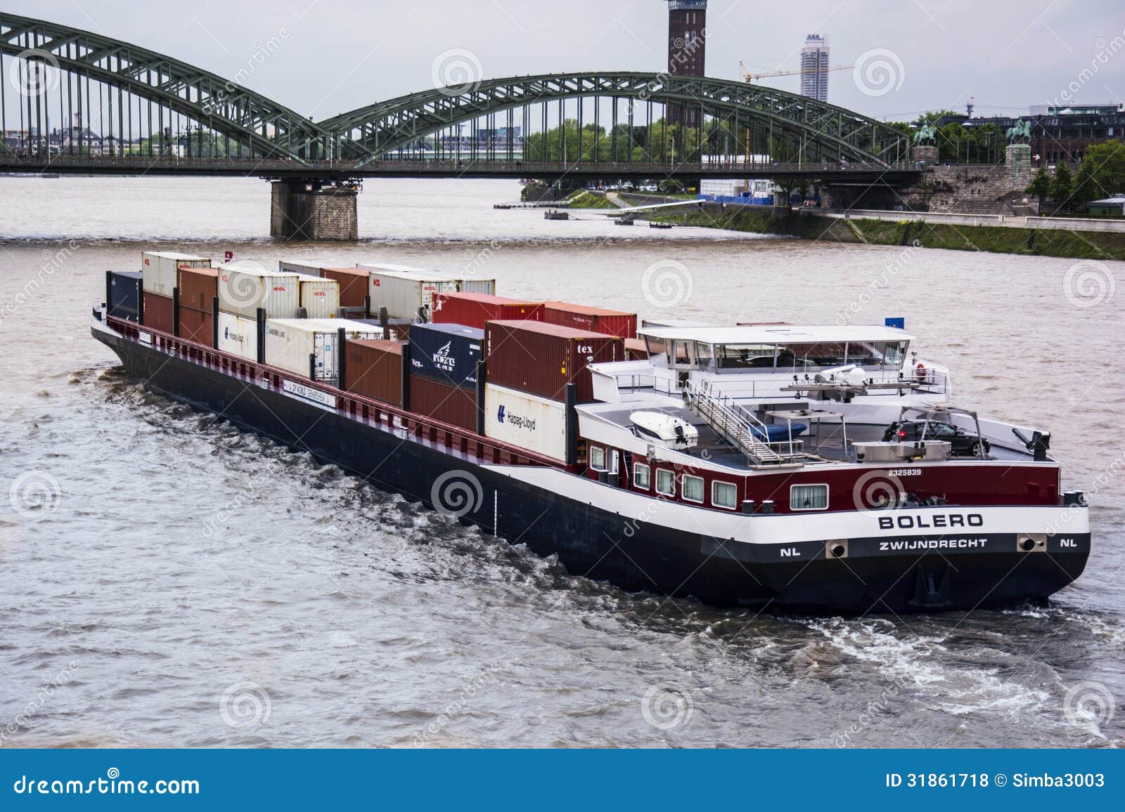 Vrachtschip redactionele stock foto. Image of haven, apparatuur - 31861718