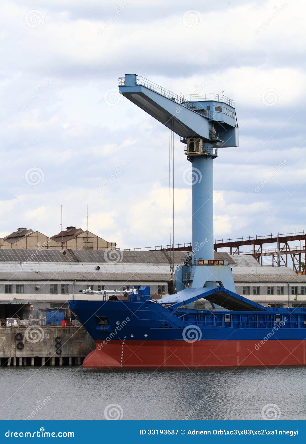 Vrachtschip, Containers En Kraan Stock Afbeelding - Image of brug ...