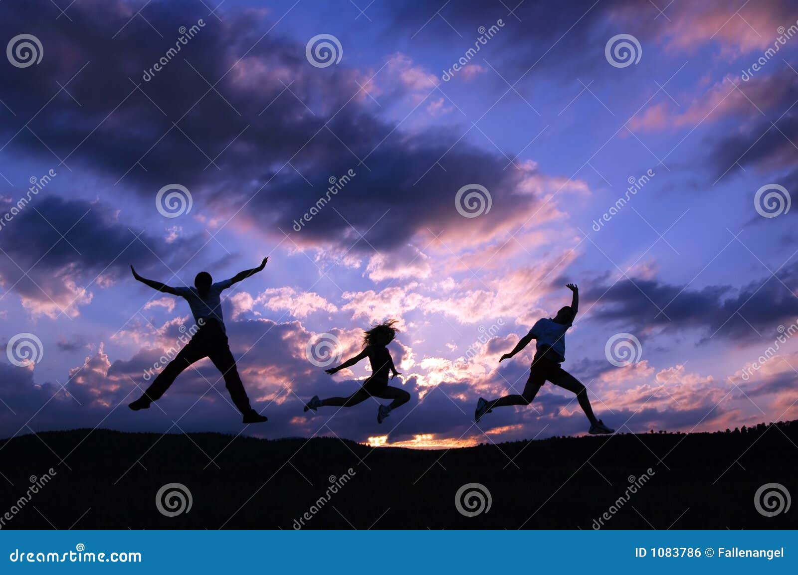 Vreugde stock foto. Image of bemanning, zwart, zonsondergang - 1083786
