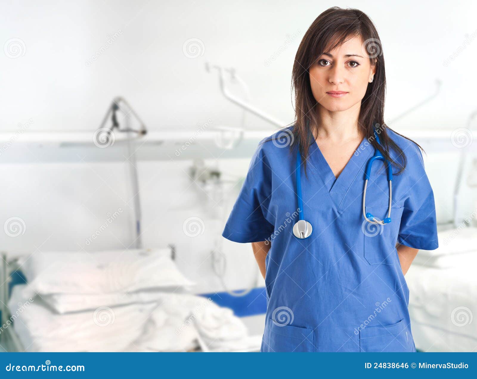 Vriendschappelijke Verpleegster Stock Foto - Image of personeel, jong ...