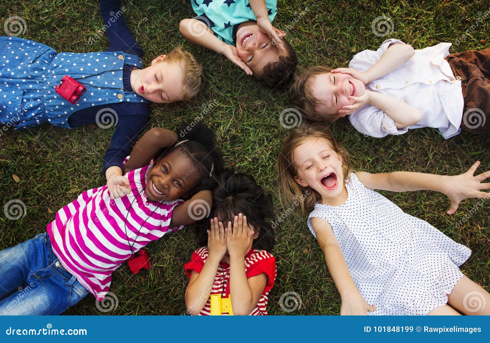 Vrolijke Diverse Groep Kleine Kinderen Stock Afbeelding - Image of ...