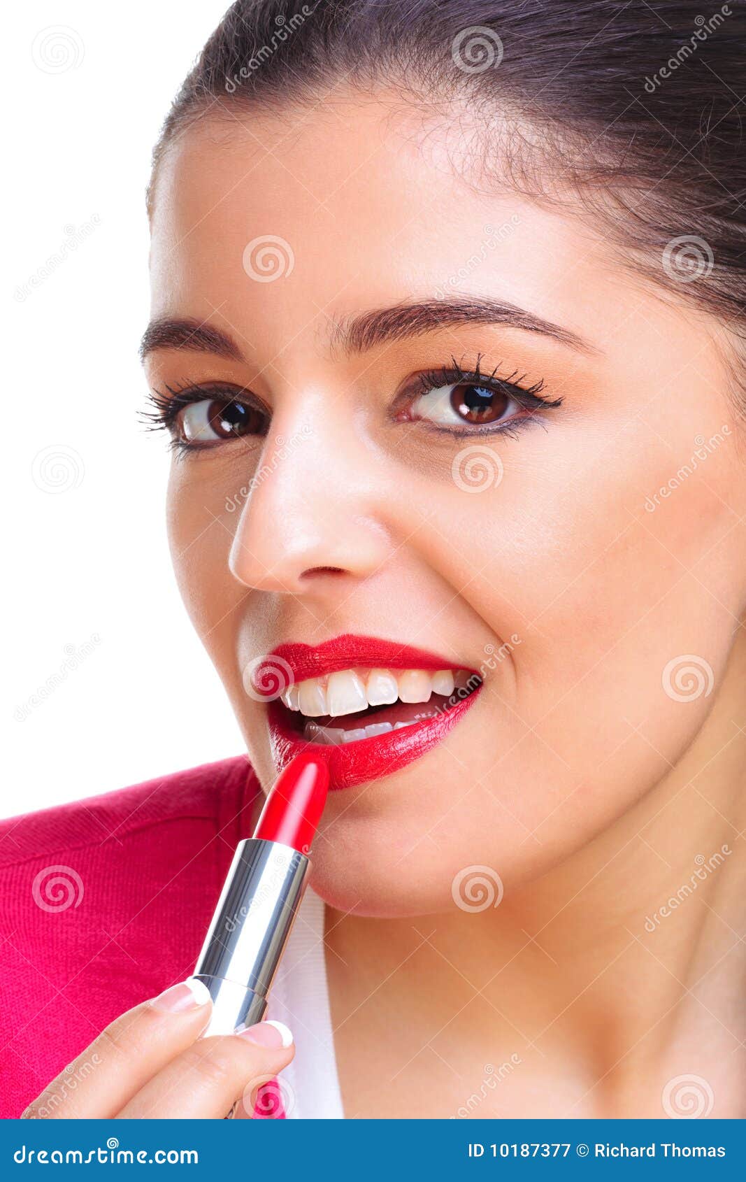 Vrouw Die Rode Lippenstift Toepast Stock Afbeelding - Image of portret ...