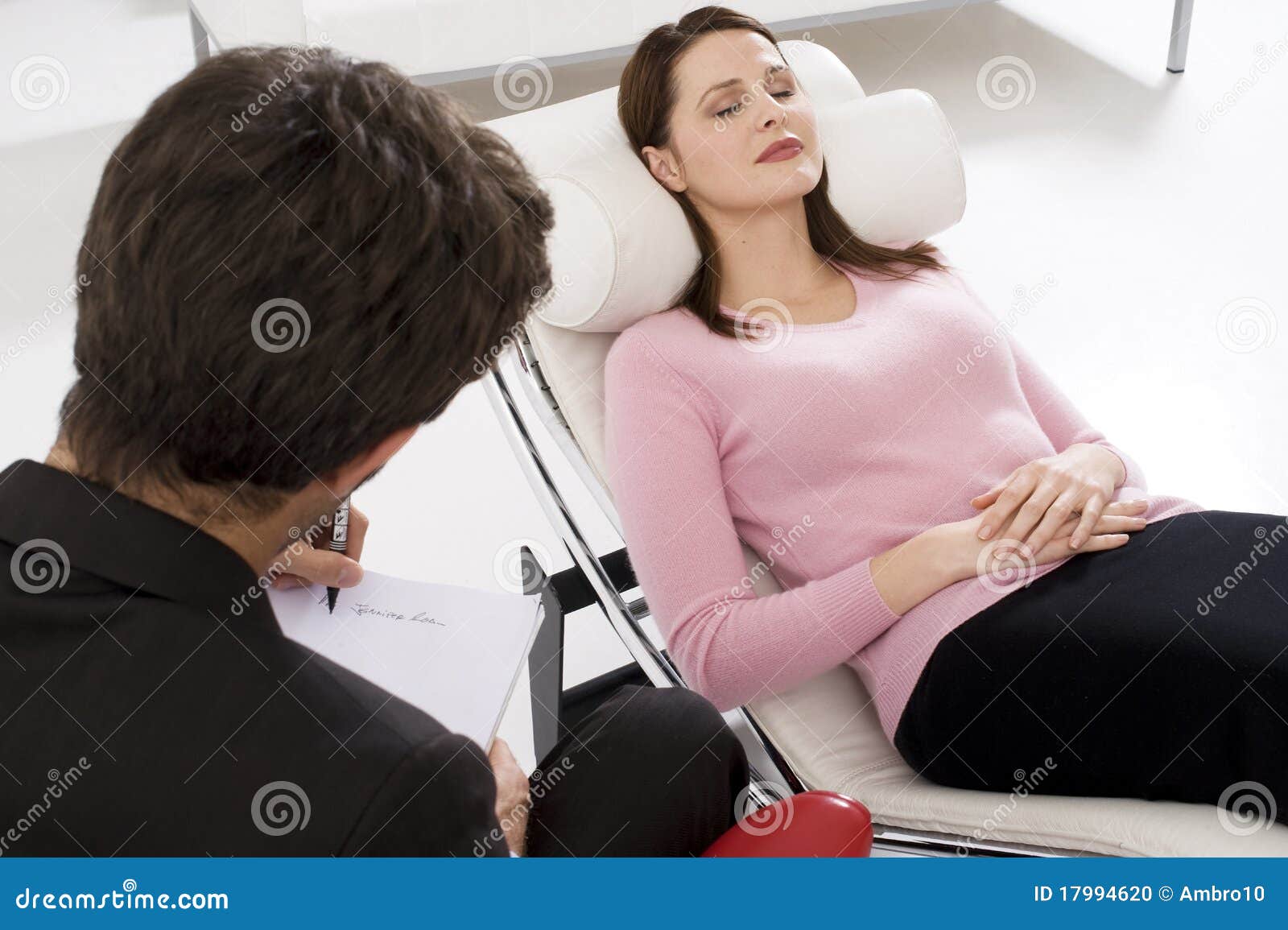 Vrouw door de psycholoog stock foto. Image of bureau - 17994620