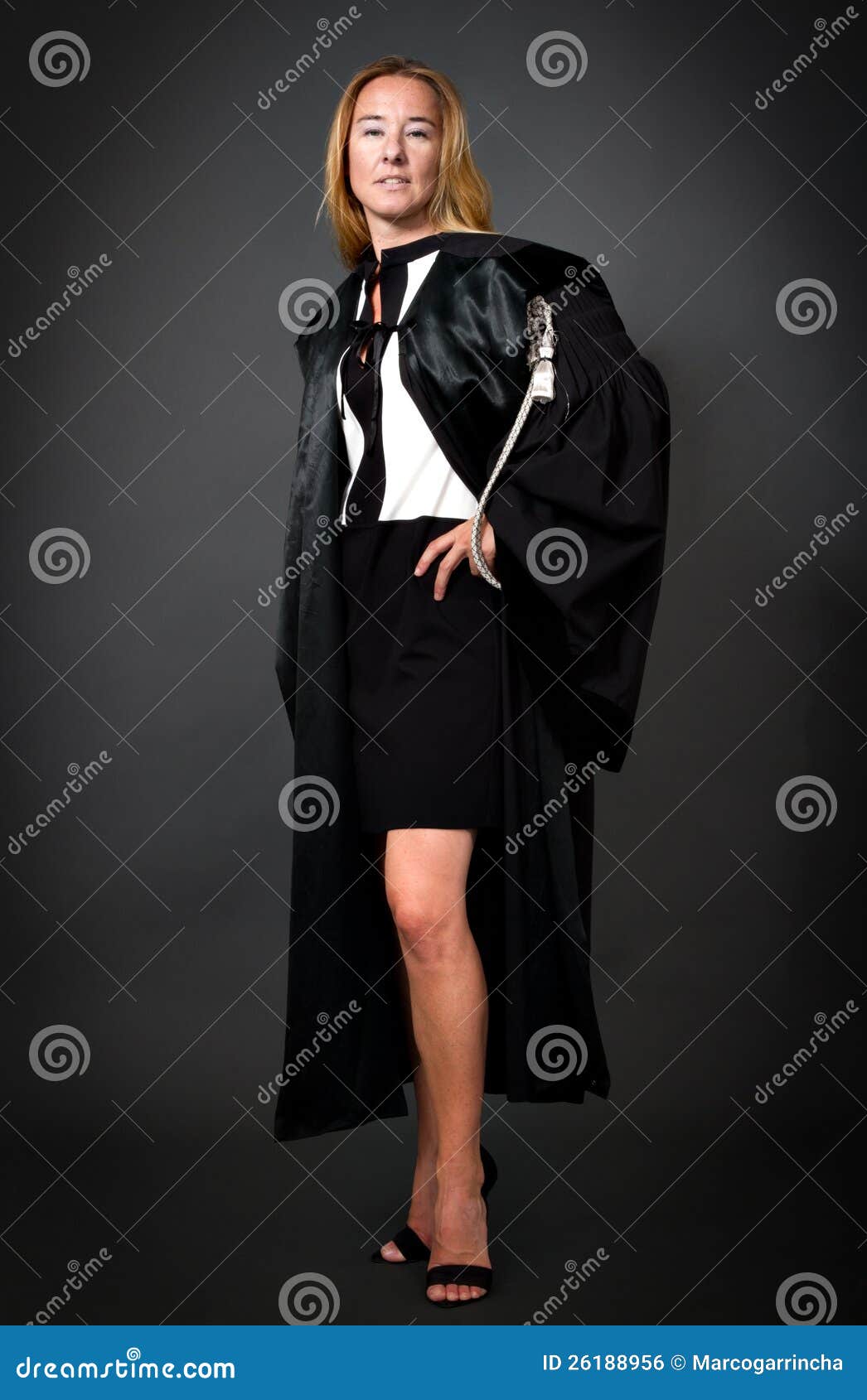 Vrouw in Formele Eenvormige Advocaat Stock Foto - Image of oordeel ...