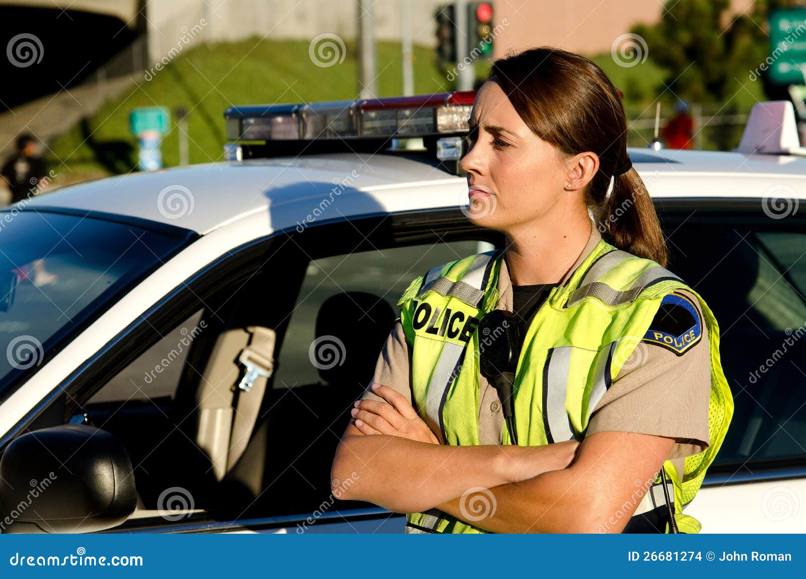 Vrouwelijke Politieman Stock Foto Image Of Eerst Staar 26681274
