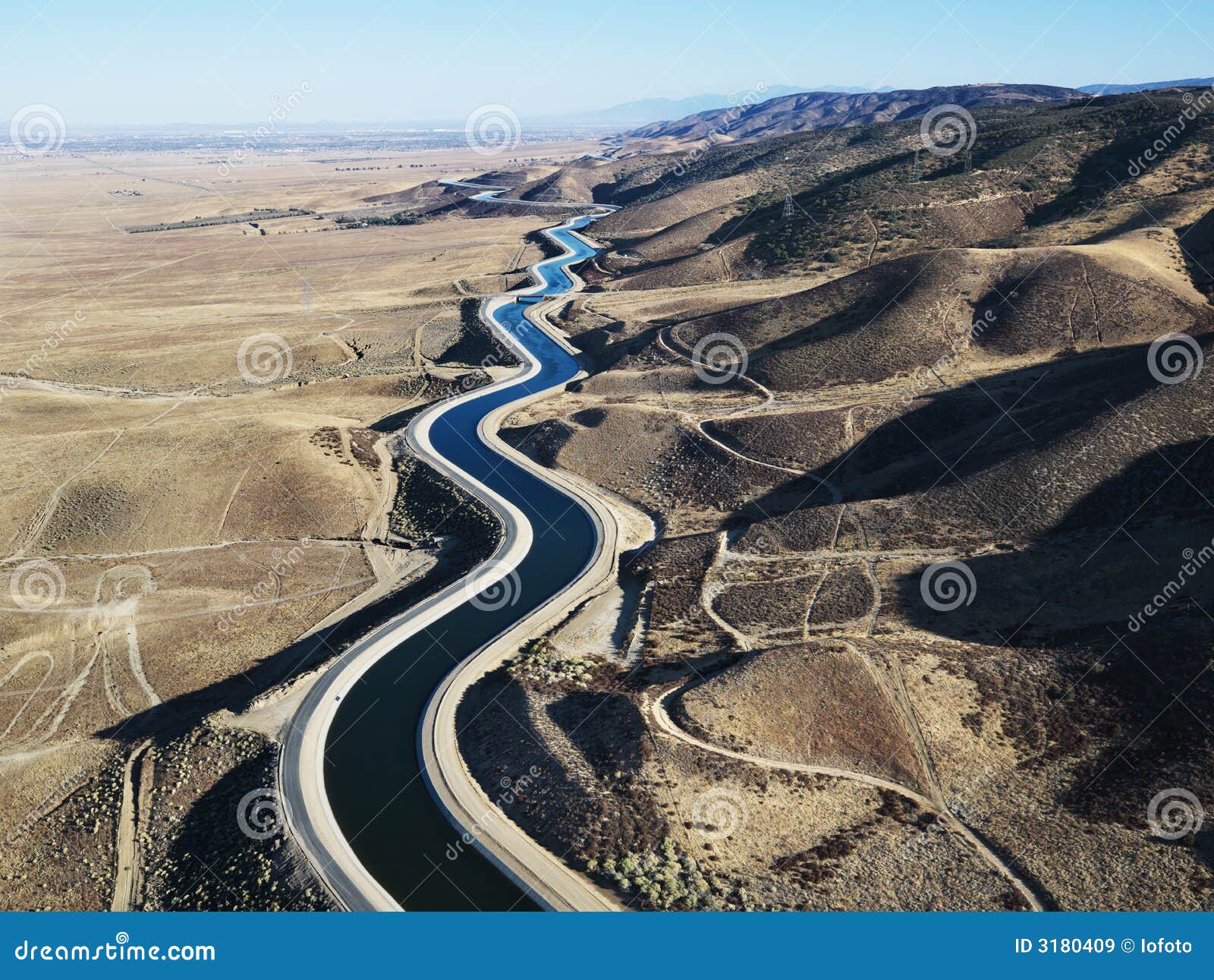 Vue aérienne d'aqueduc image stock. Image du ressources - 3180409