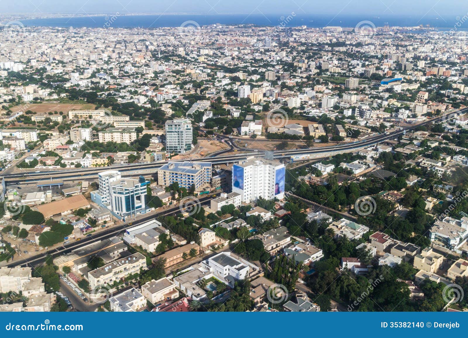Vue aérienne de Dakar photo stock. Image du capital, senegal - 35382140