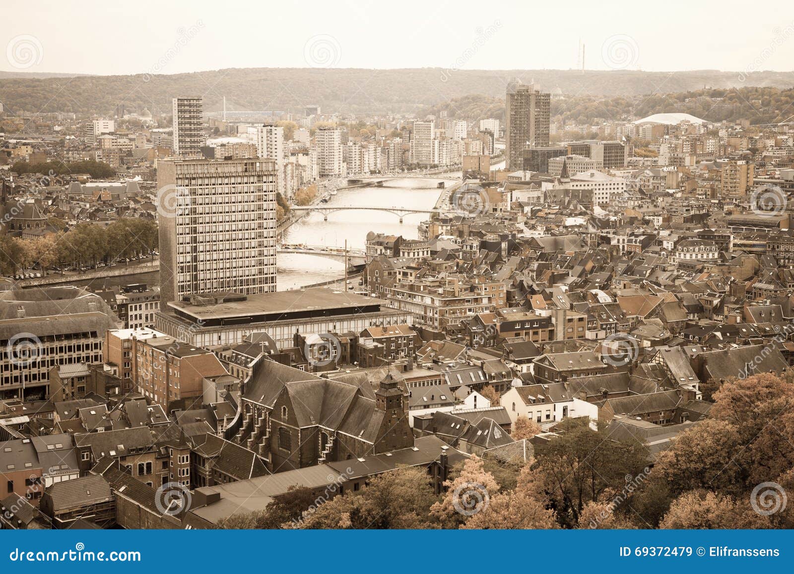 Vue aérienne de Liège image stock. Image du belgique - 69372479