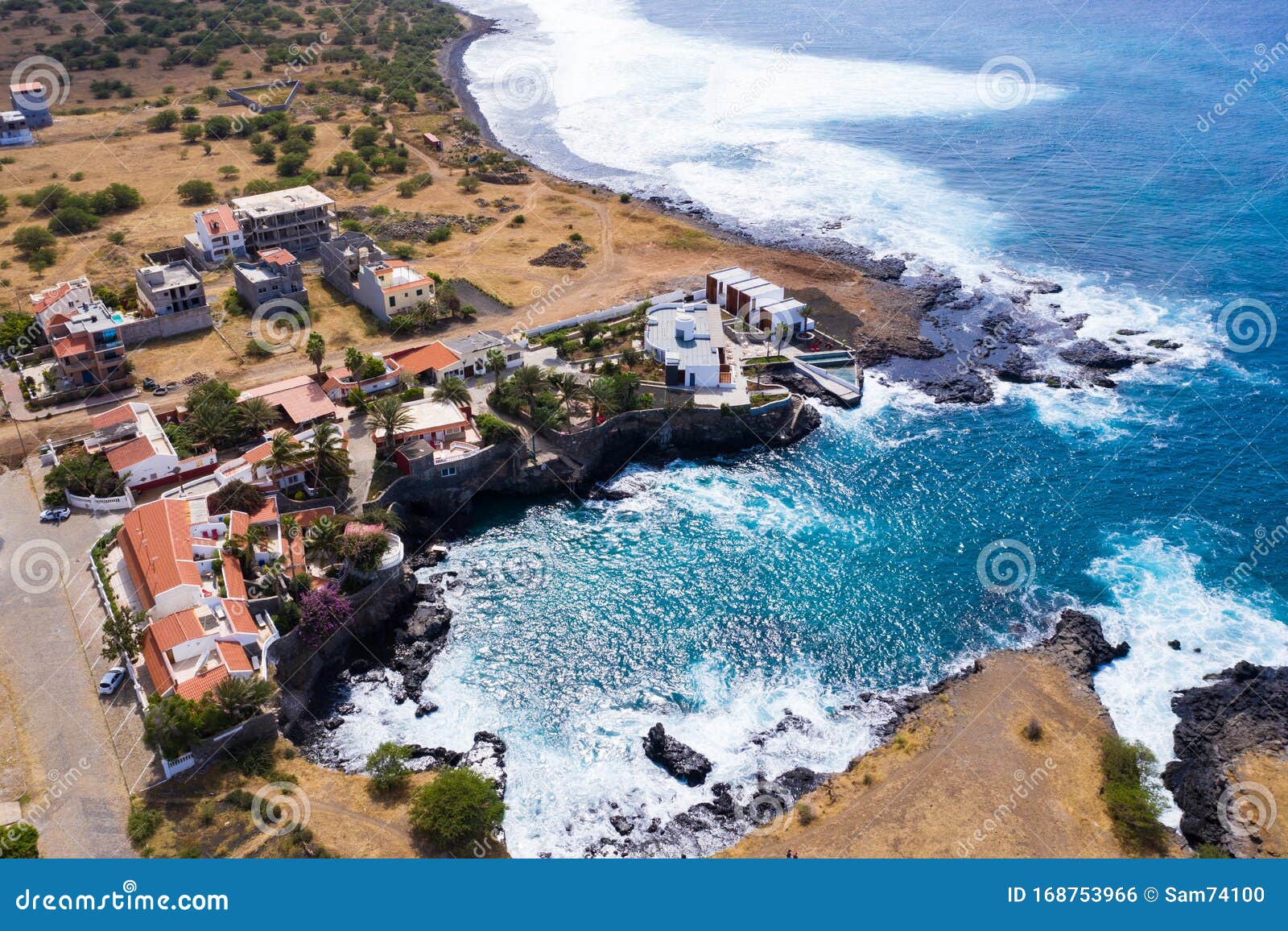 Vue Aérienne De Tarrafal Coast De Ponta Atum Dans L'île De Santiago Au ... Vue Aérienne De Tarrafal Coast De Ponta Atum Dans L'île De Santiago Au ...