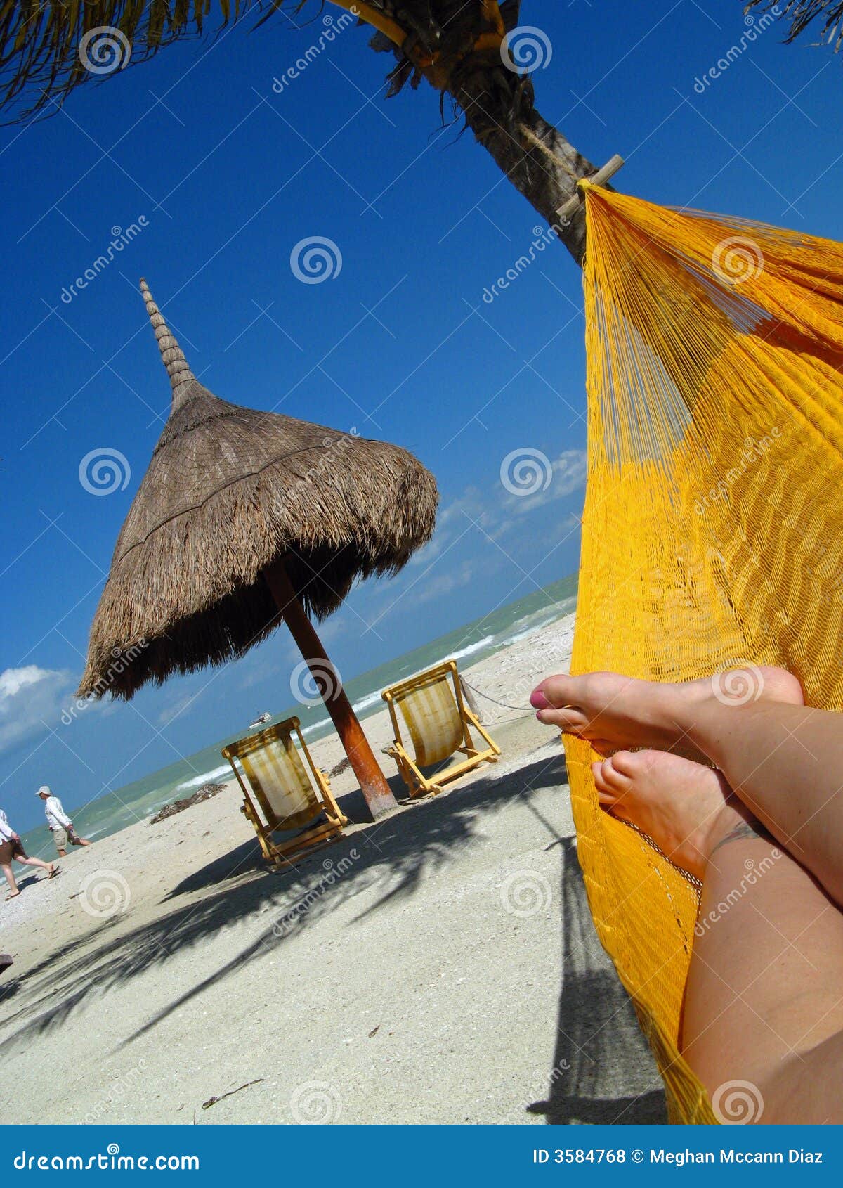 Vue d'un hamac photo stock. Image du vert, gris, océan - 3584768