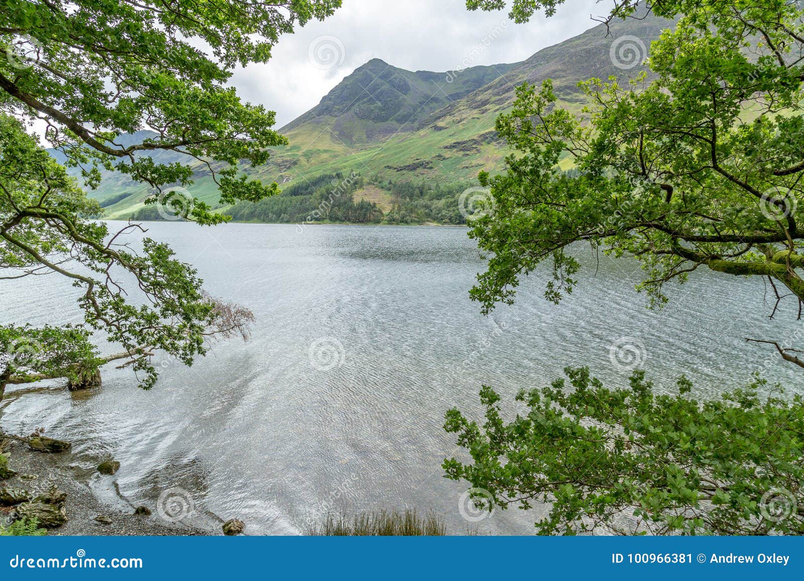 Vue De Buttermere, Secteur R-U De Lac Image stock - Image du zones ...