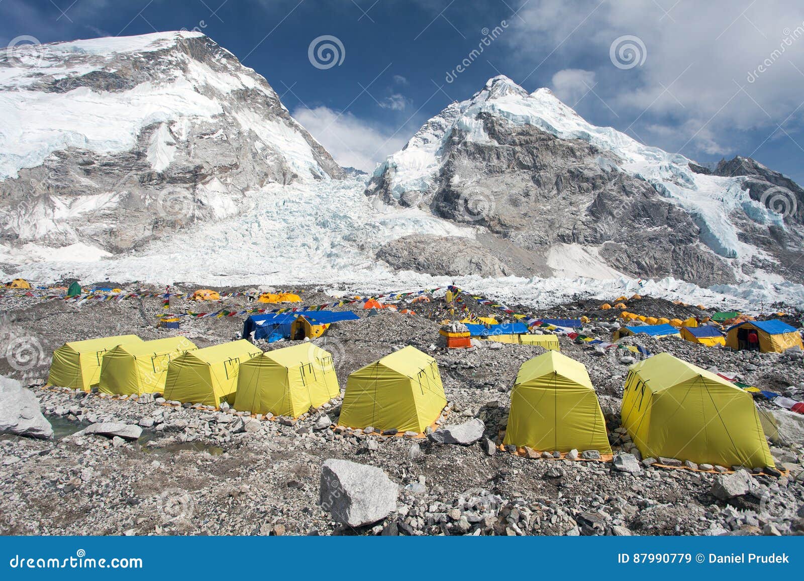 Vue De Camp De Base Du Mont Everest Image stock - Image du zone, base ...