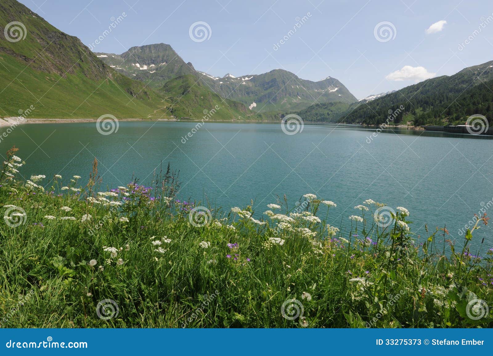 Vue de lac Ritom image stock. Image du fjord, côté, montagne - 33275373