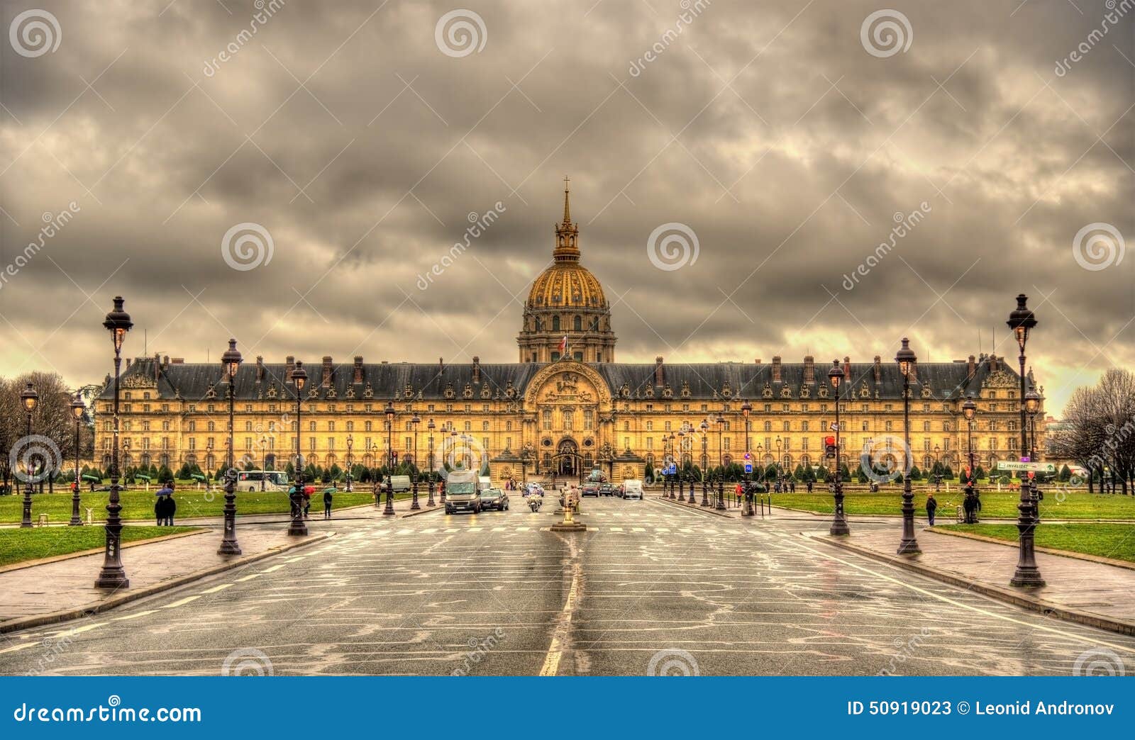 Vue De Les Invalides à Paris Image stock - Image du histoire, musée ...