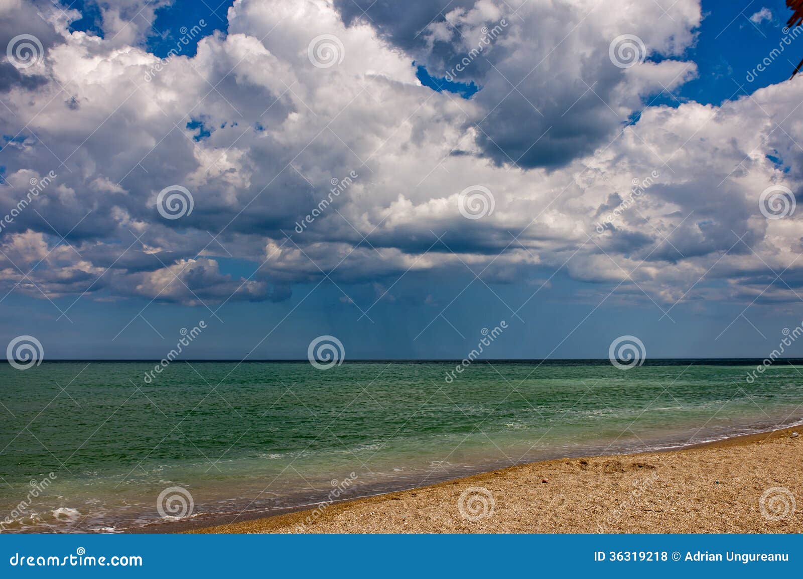 Vue de mer et de ciel bleu photo stock. Image du noir - 36319218