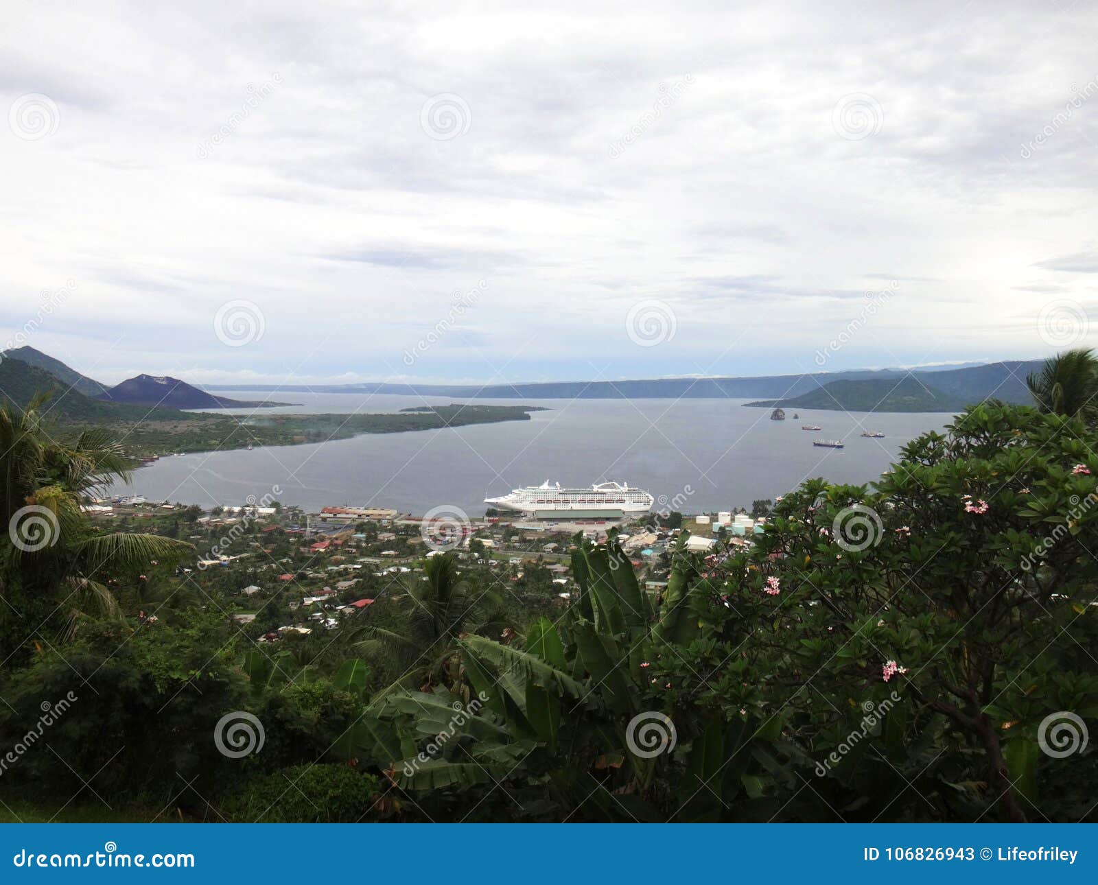 Vue De Rabaul Et De Port De Simpson De Volcano Observatory Look Image ...