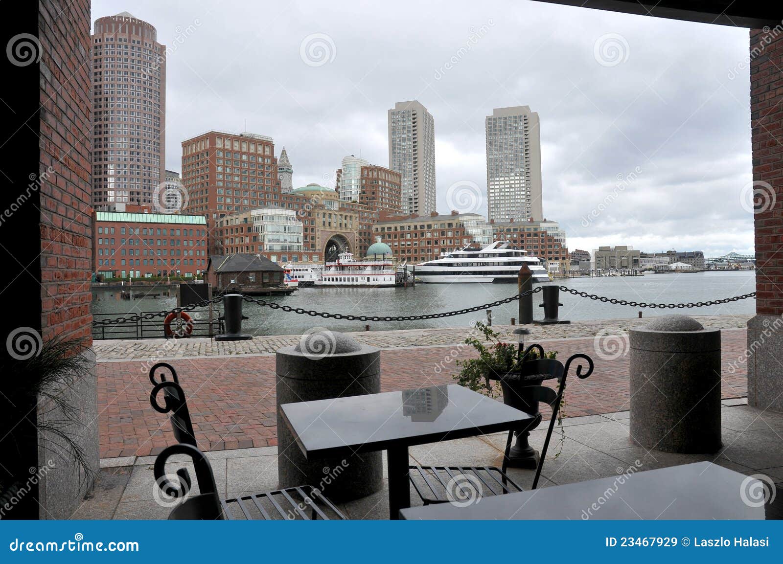 Vue Du Dock Au Port De Boston Image stock - Image du constructions ...