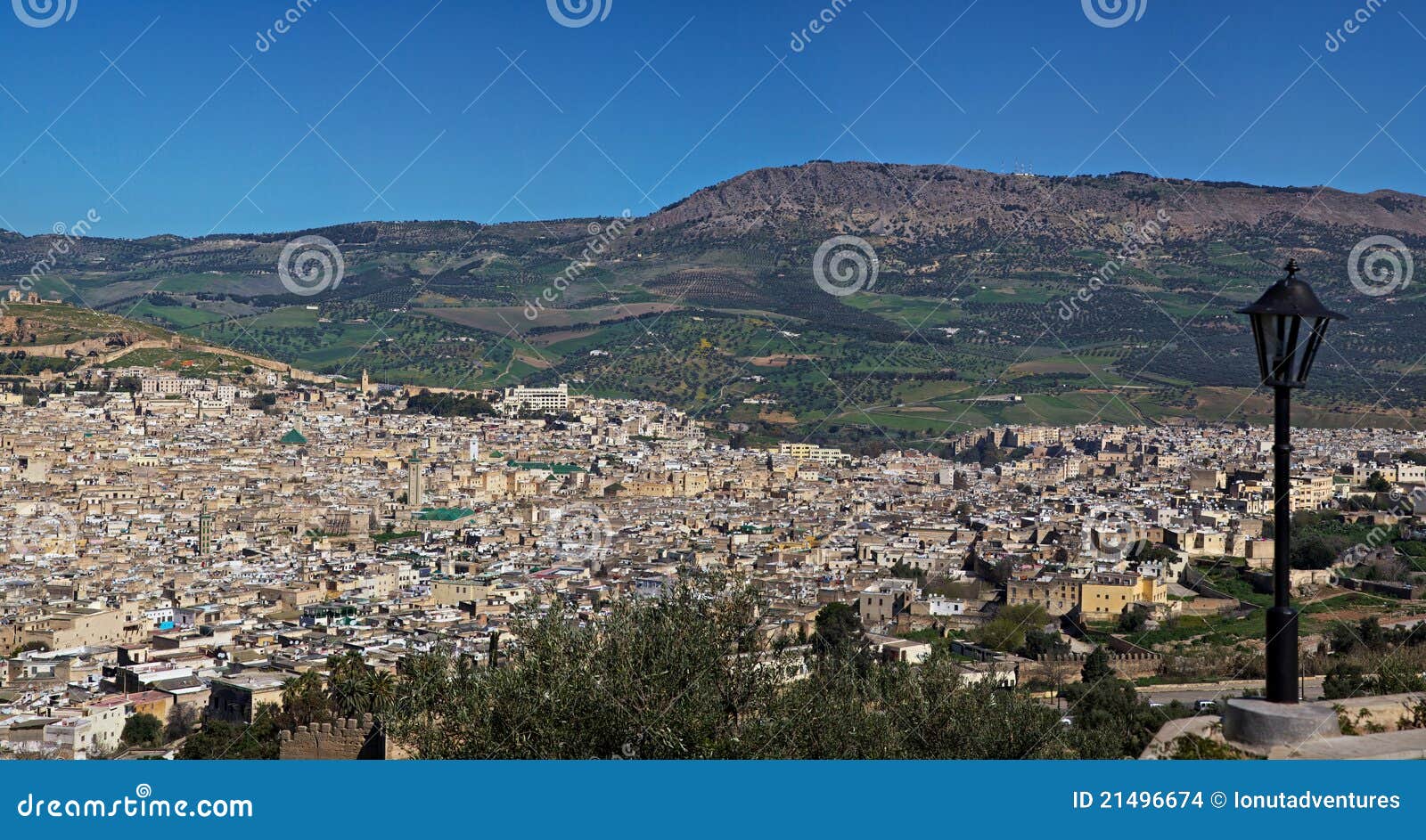 Vue panoramique de Fes photo stock. Image du oriental - 21496674